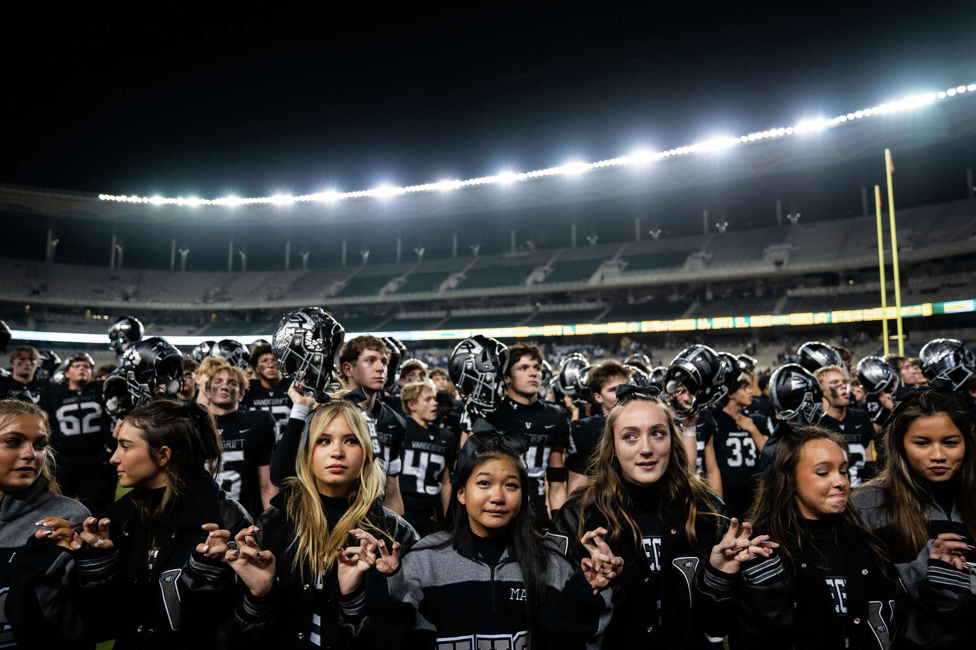 High school football: Vandegrift falls to Houston King in 6A DII semis