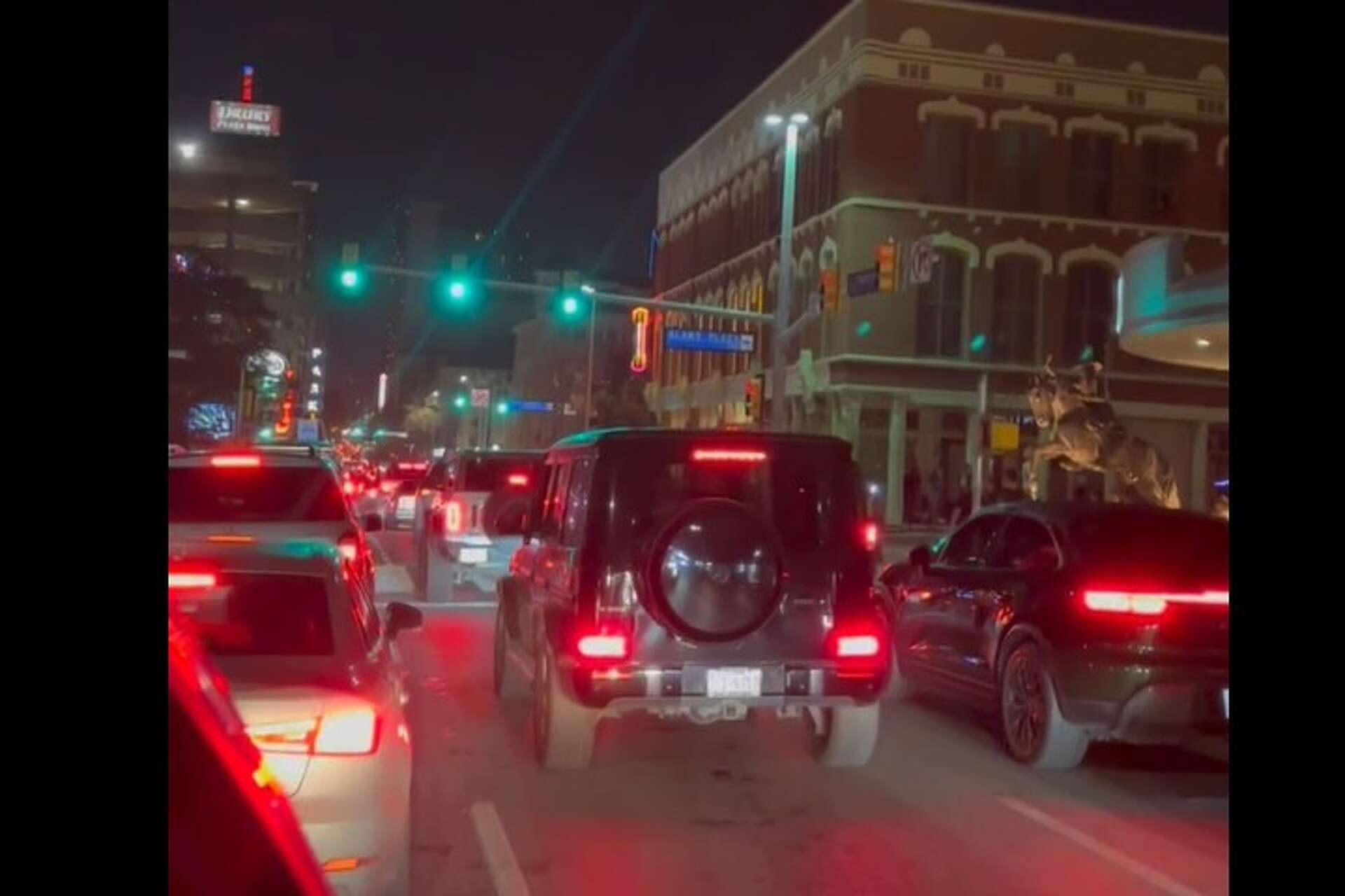 San Antonio Spurs fans go honking after OKC win in the NBA Cup