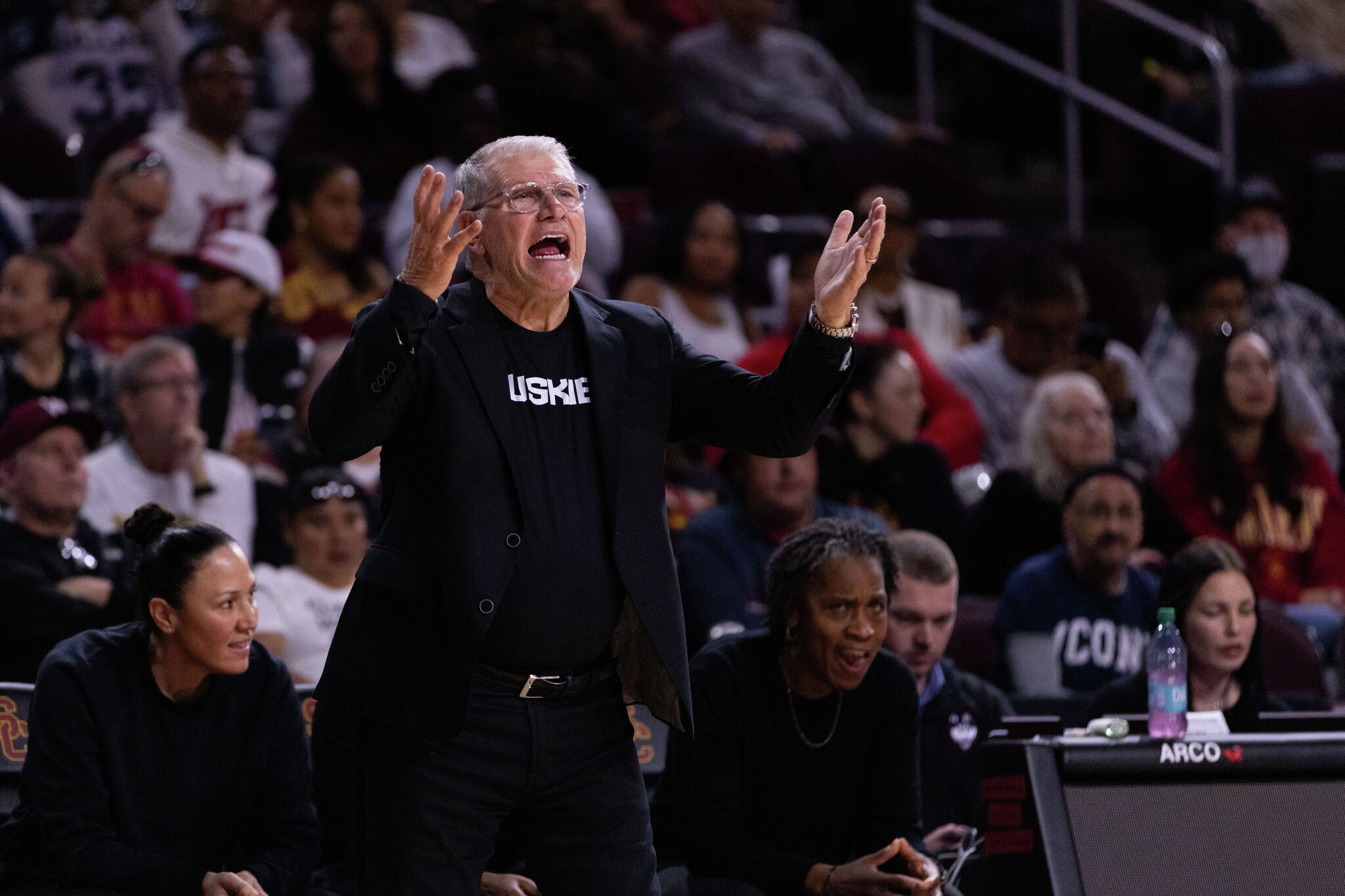 'Hell's Kitchen' chef Van Hurd joins Fire by Forge in Hartford