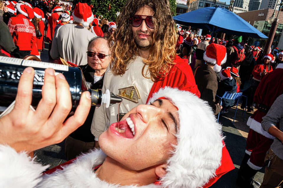 The wildest photos from San Francisco's SantaCon 2025