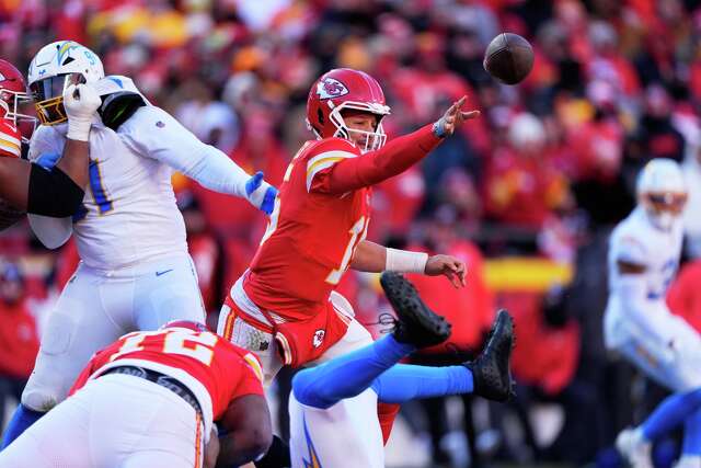 NFL playoffs will miss Mahomes, Brady and Manning for the first time ...