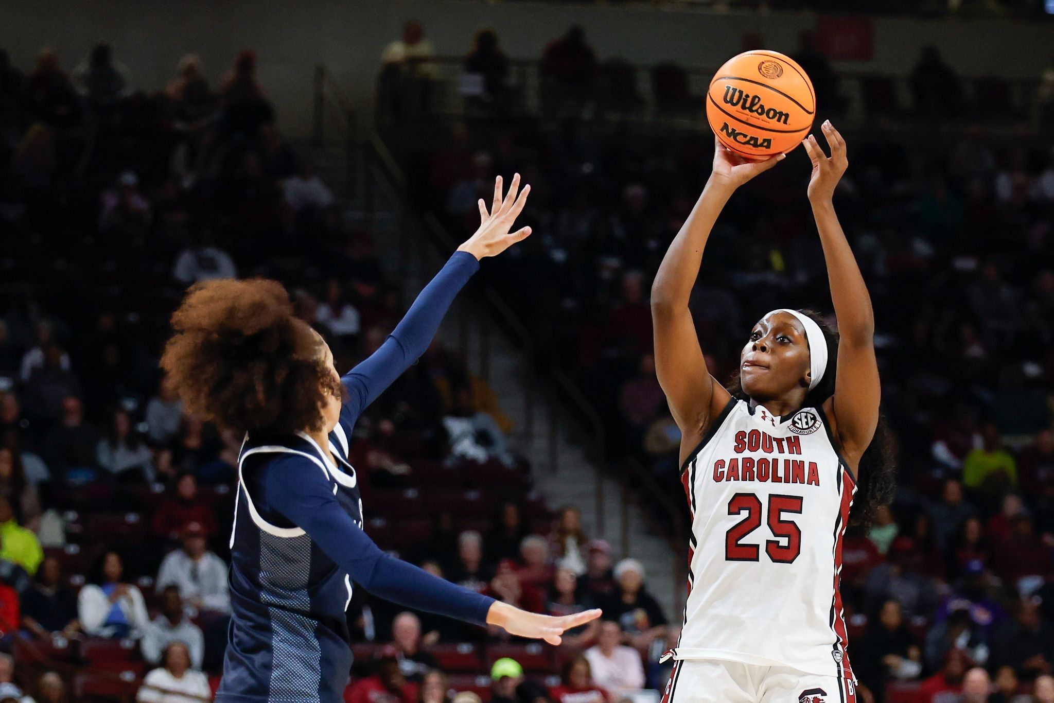 Edwards' career-high 29 points lead No. 3 South Carolina to 95-55 win ...