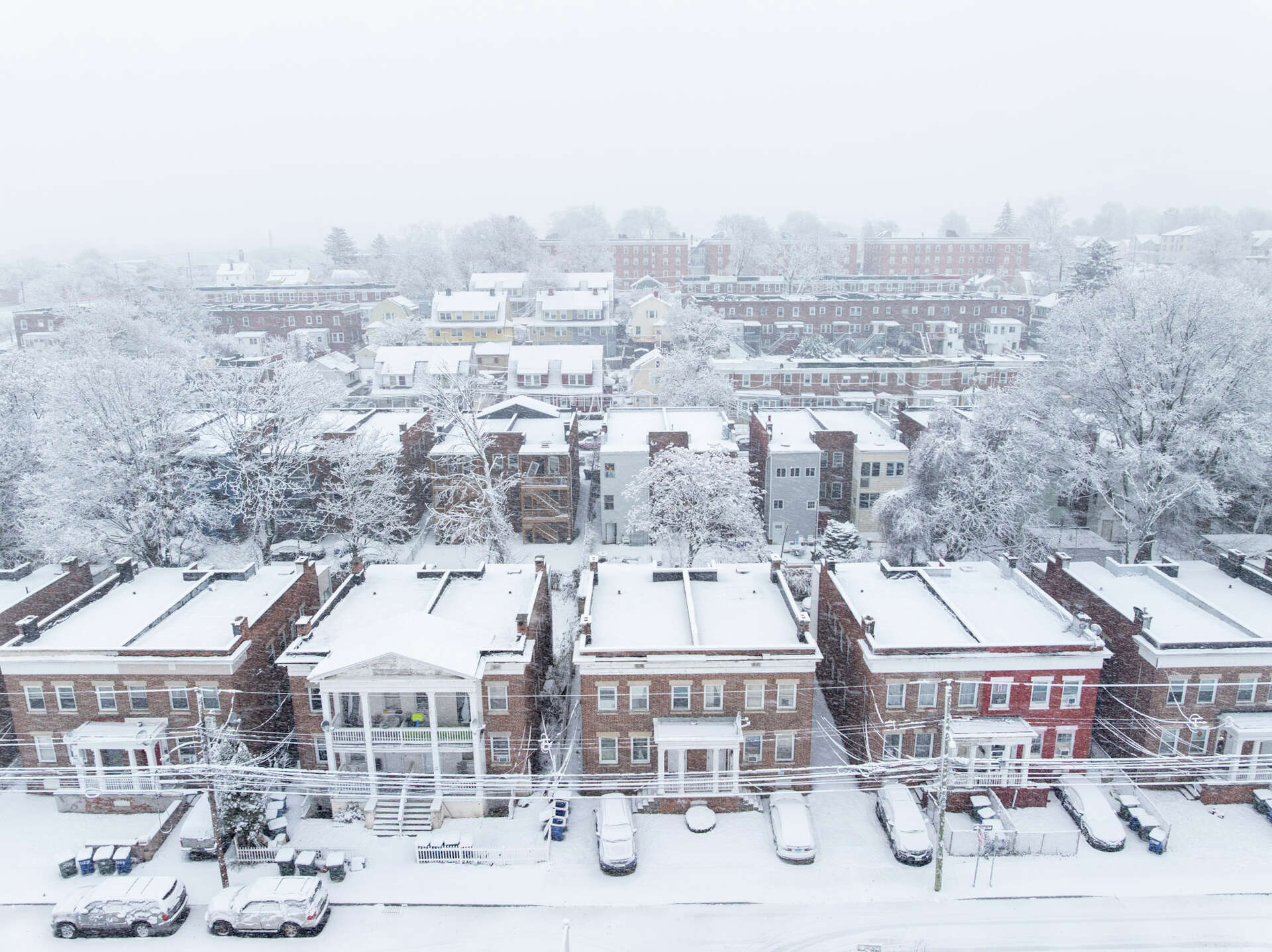 How much snow did Connecticut get on Sunday?