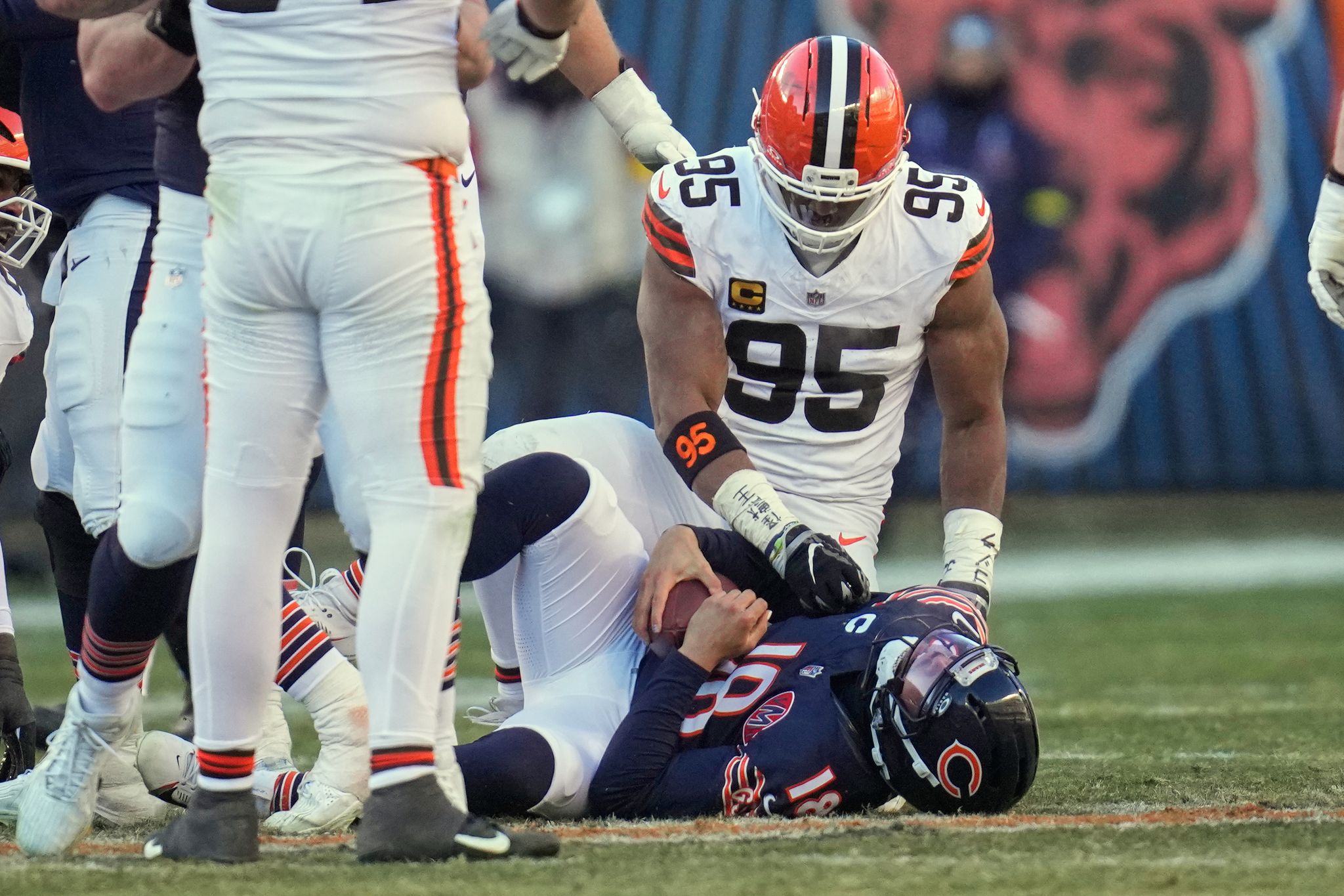 Cleveland Browns' Myles Garrett moves closer to sack record while ...
