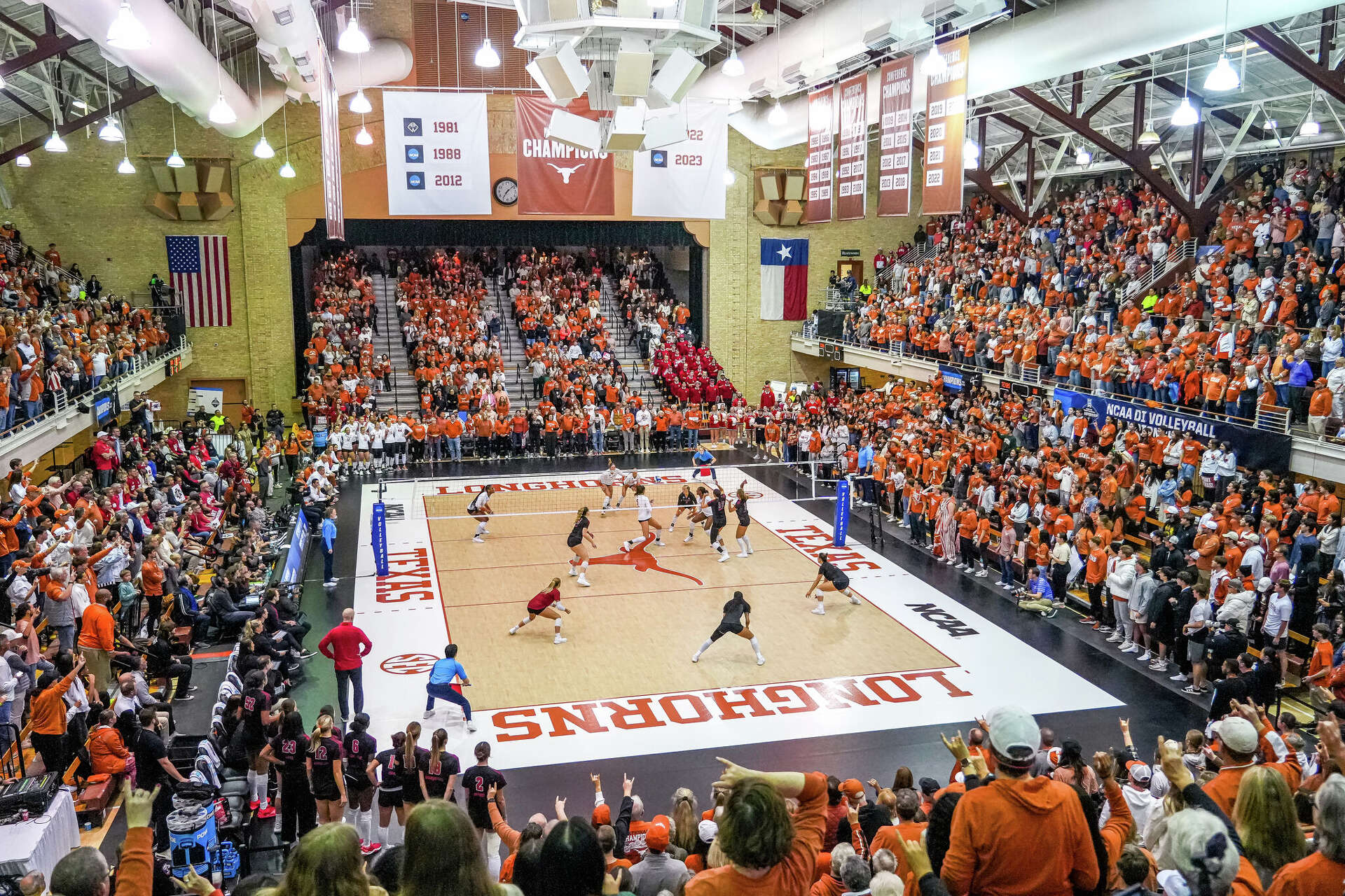 Texas Longhorns volleyball: 5 key offseason questions