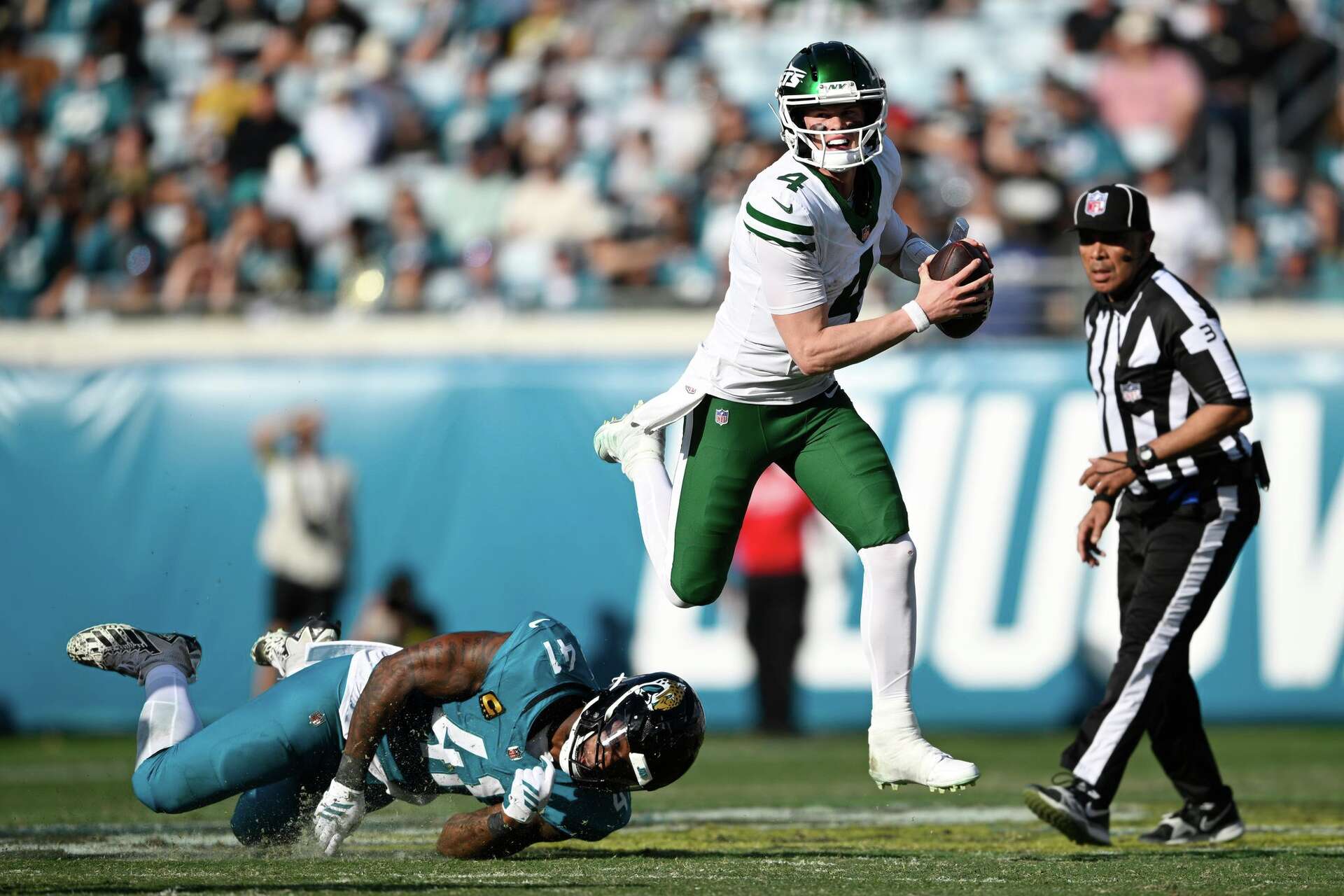 Jets' undrafted rookie Brady Cook will start again at quarterback ...