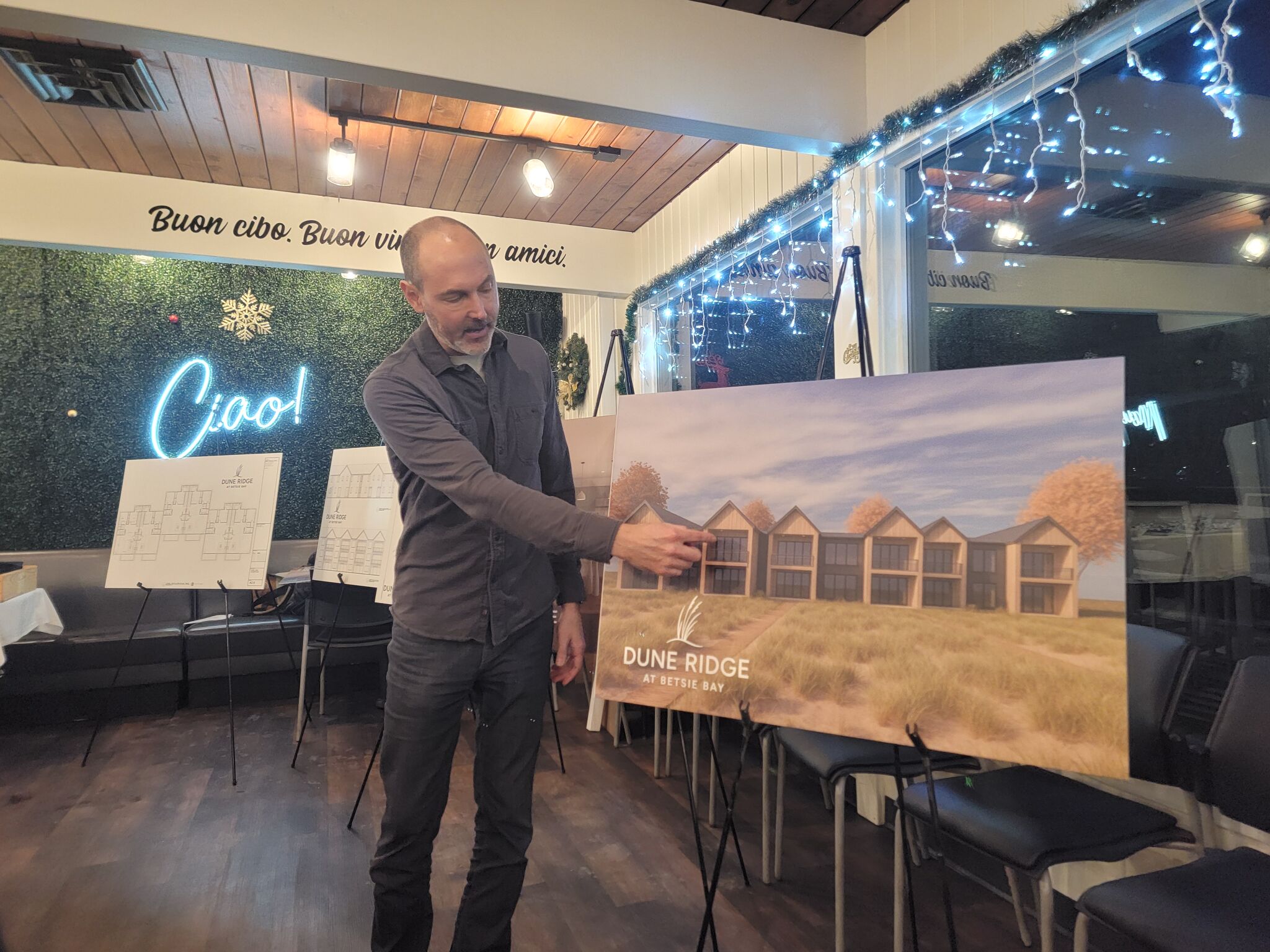 Frankfort condo project plans unveiled at meet and greet