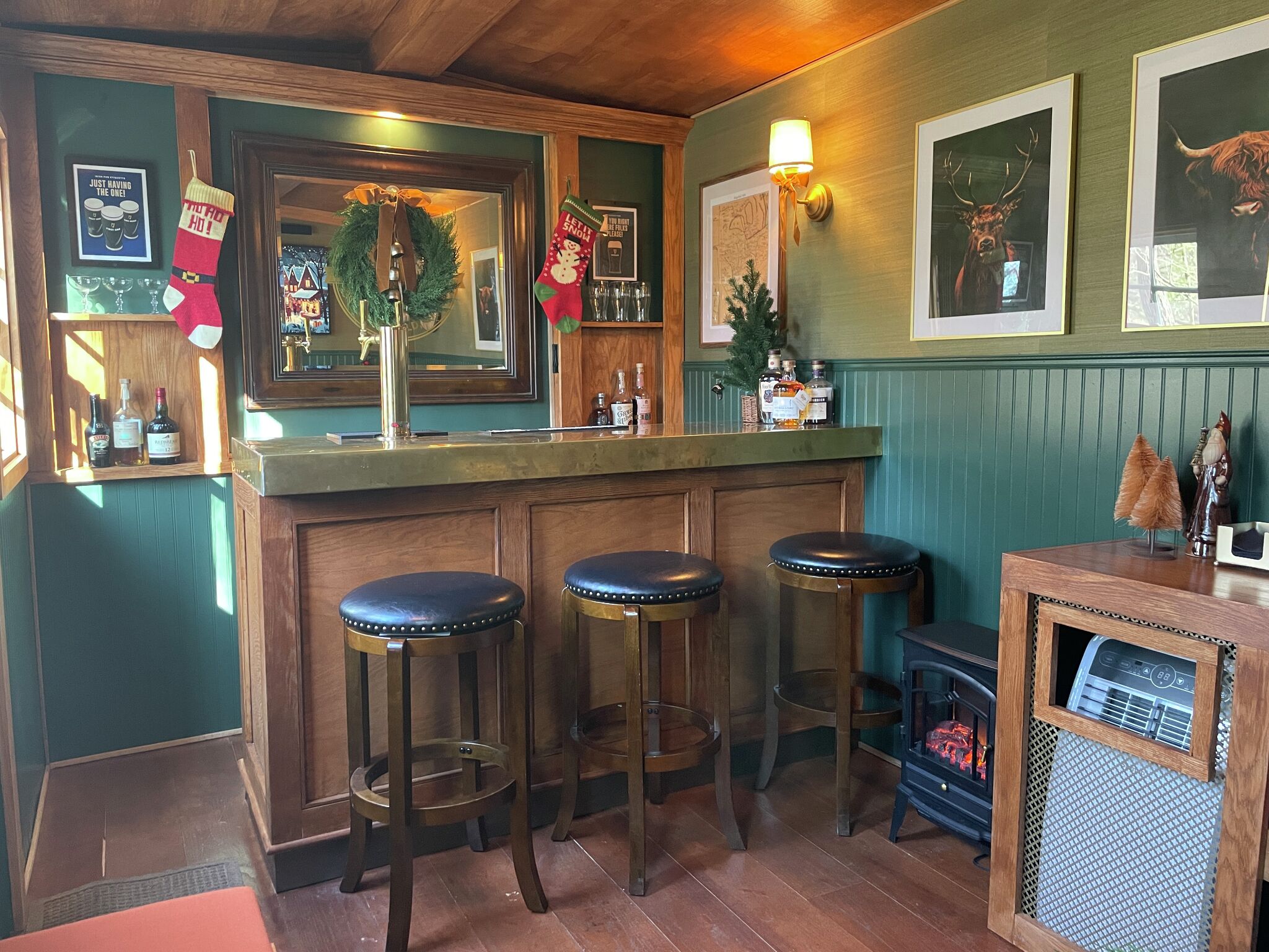 Former Navy pilot operates mobile Irish pub in Ridgefield community