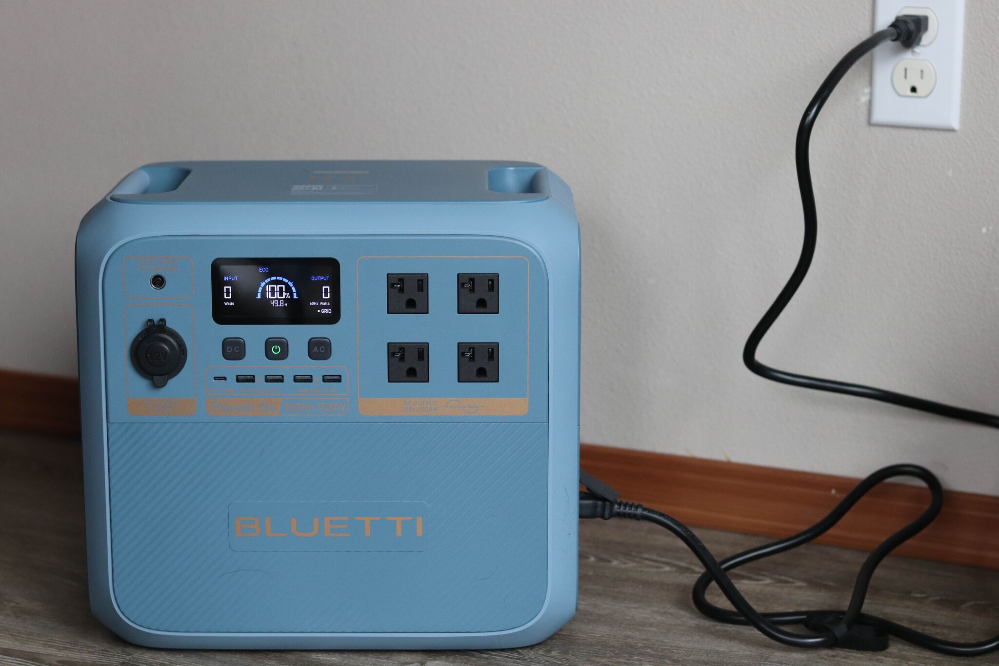 Bluetti Pioneer Na portable power station review