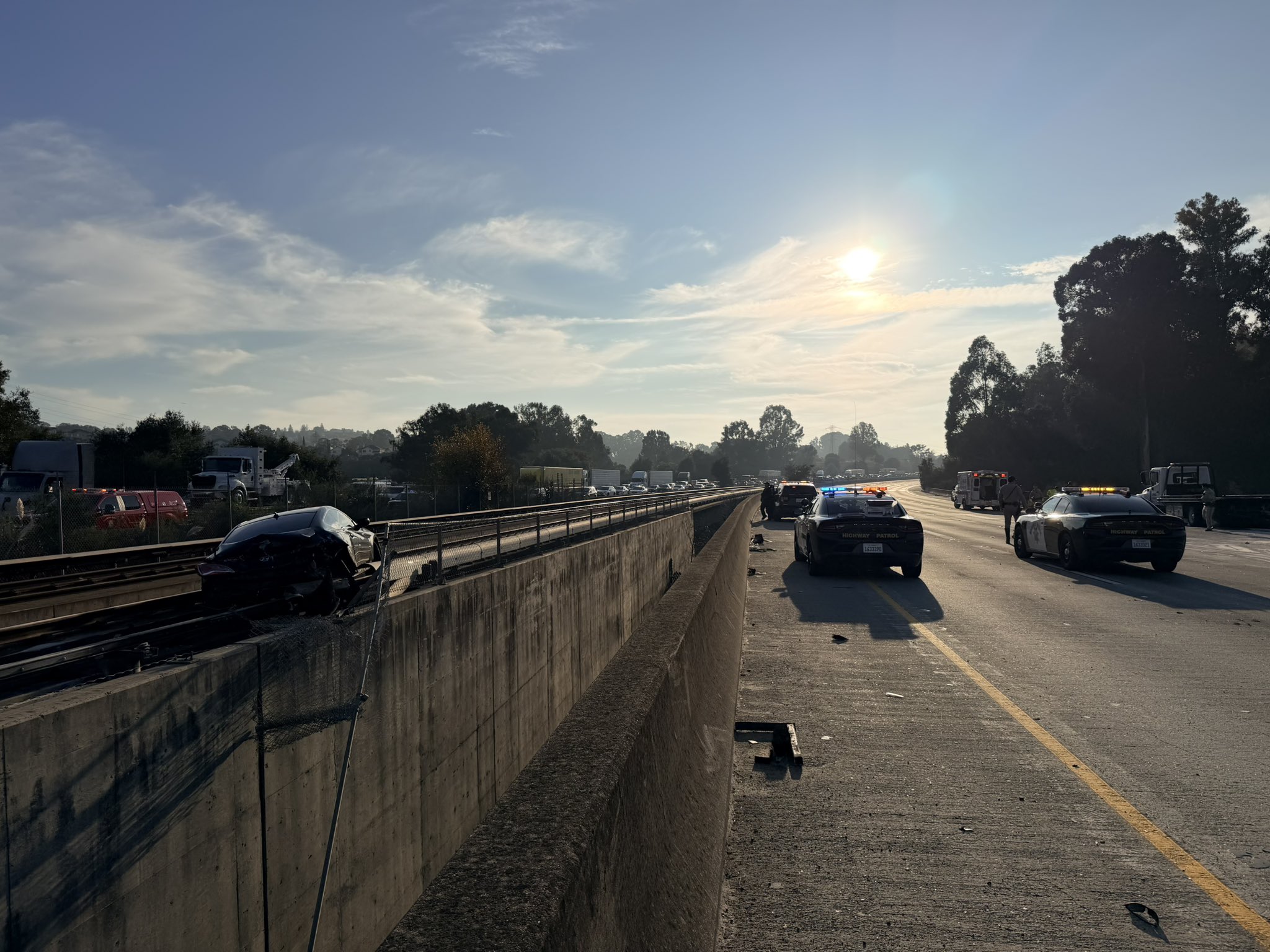 Alameda Co.: Update: Vehicle Goes Off I-580, Ends Up On Bart Tracks In ...