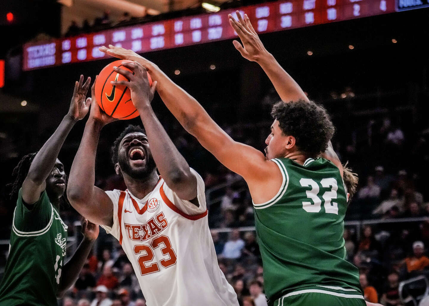 Texas basketball vs Le Moyne game score: Replay updates, game coverage