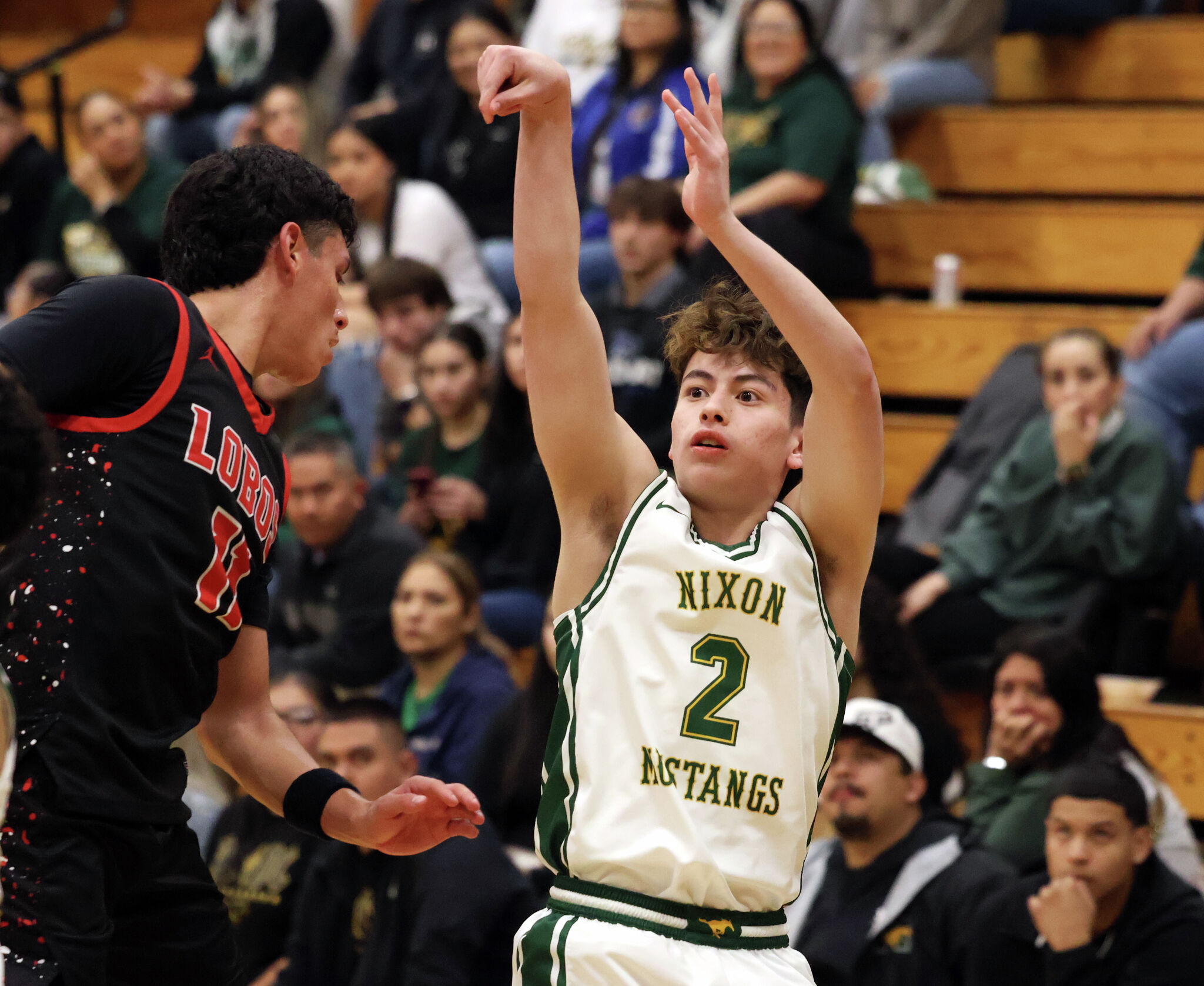 Laredo's oldest rivals clash atop 30-5A, Bulldogs begin 30-6A defense