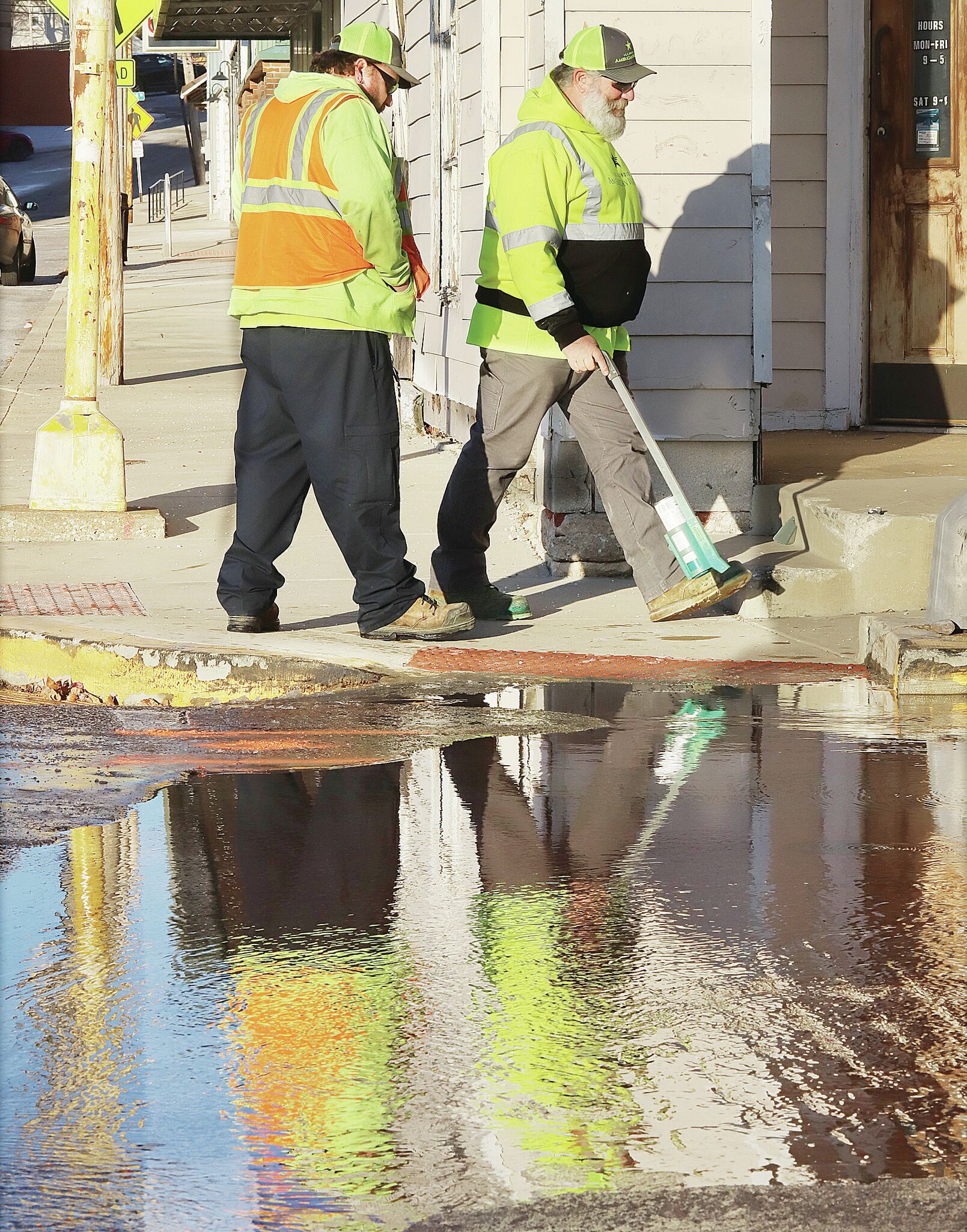 Alton water main break closes Ridge Street at Broadway