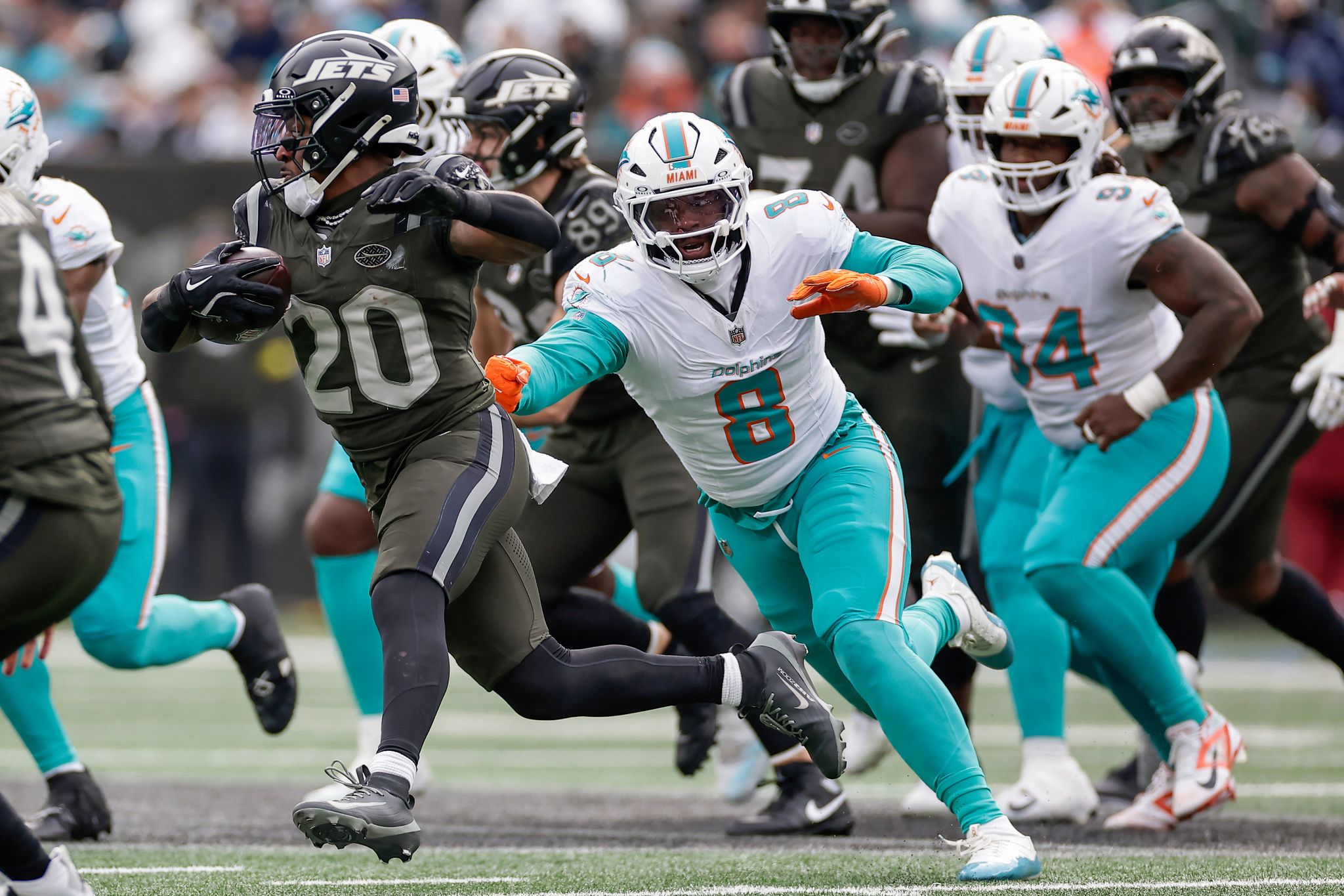 Buffalo Bills seek to muscle up pass rush by signing 10-year-veteran Matthew Judon to practice squad