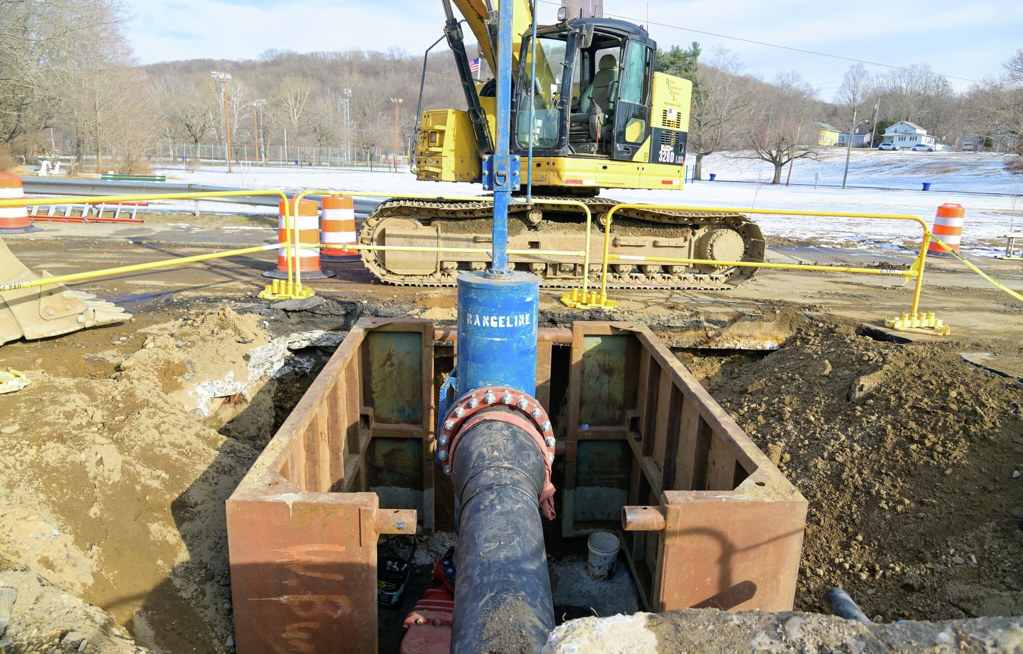 Waterbury water main break could be repaired by Monday, officials say