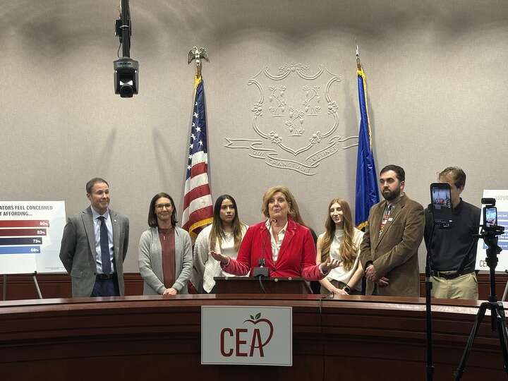 CT education leaders, aspiring teachers call for paid student teaching