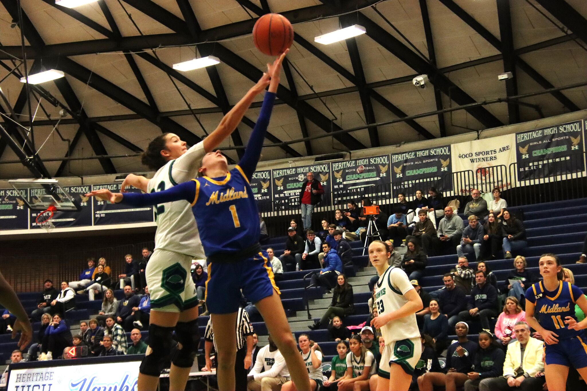 Prep Roundup: Midland girls, Dow boys and girls all win