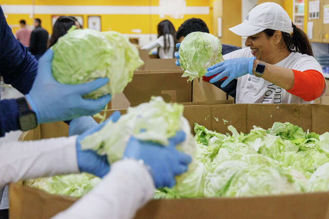 Amid holiday crisis for Bay Area food banks, local fund provides money