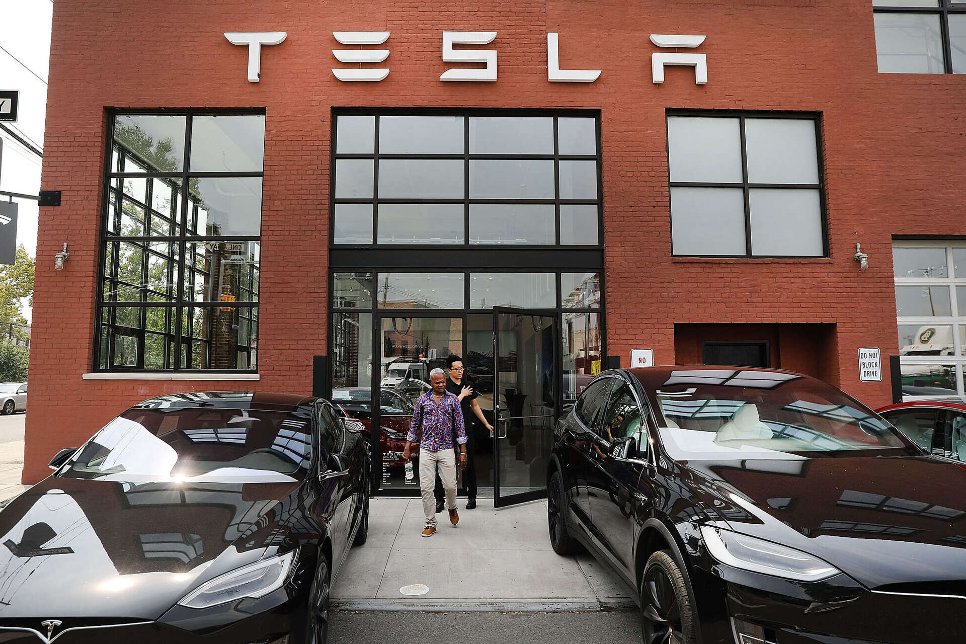 California regulators threaten to halt Tesla's sales