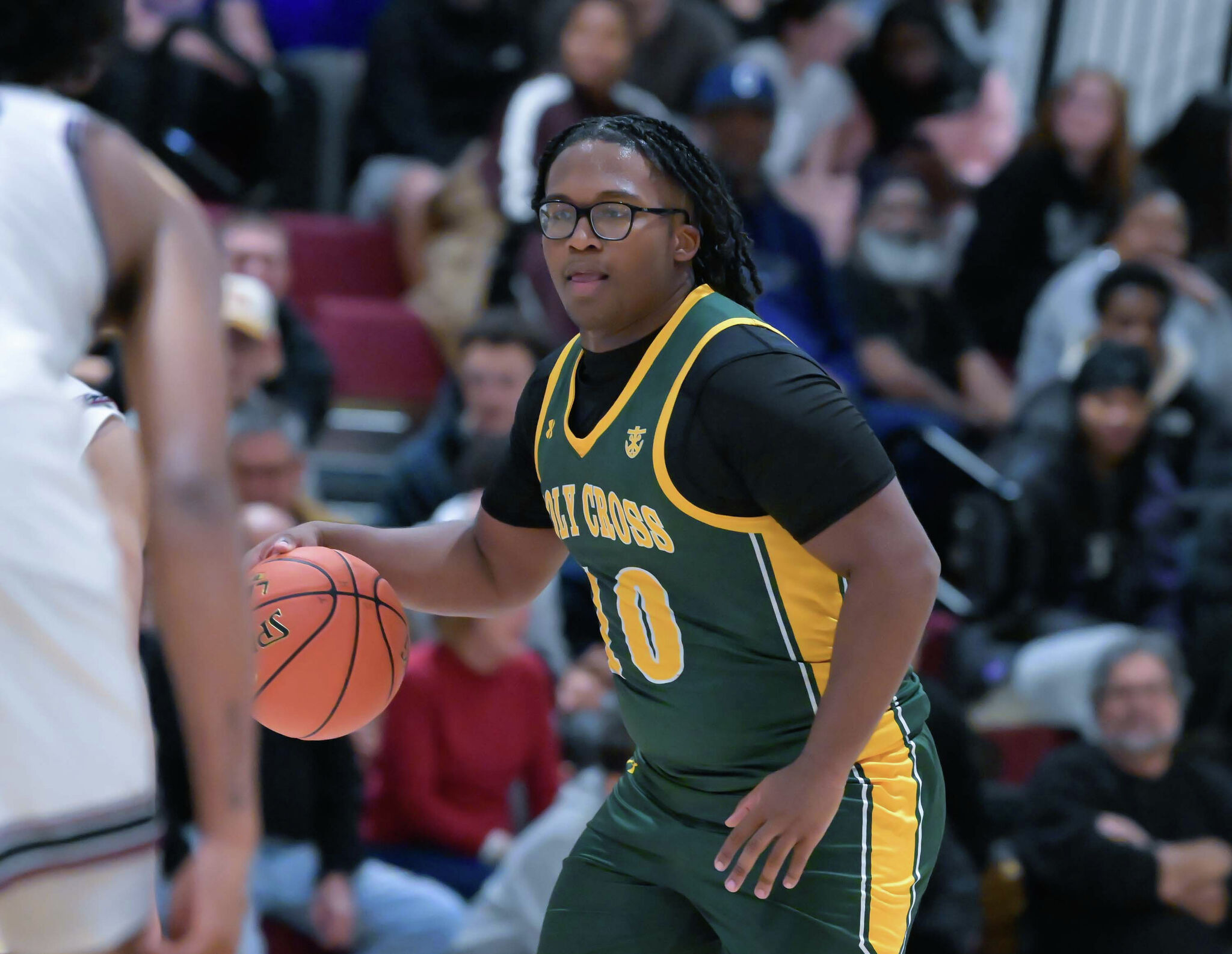 CT teen makes triumphant basketball return a year after cardiac arrest