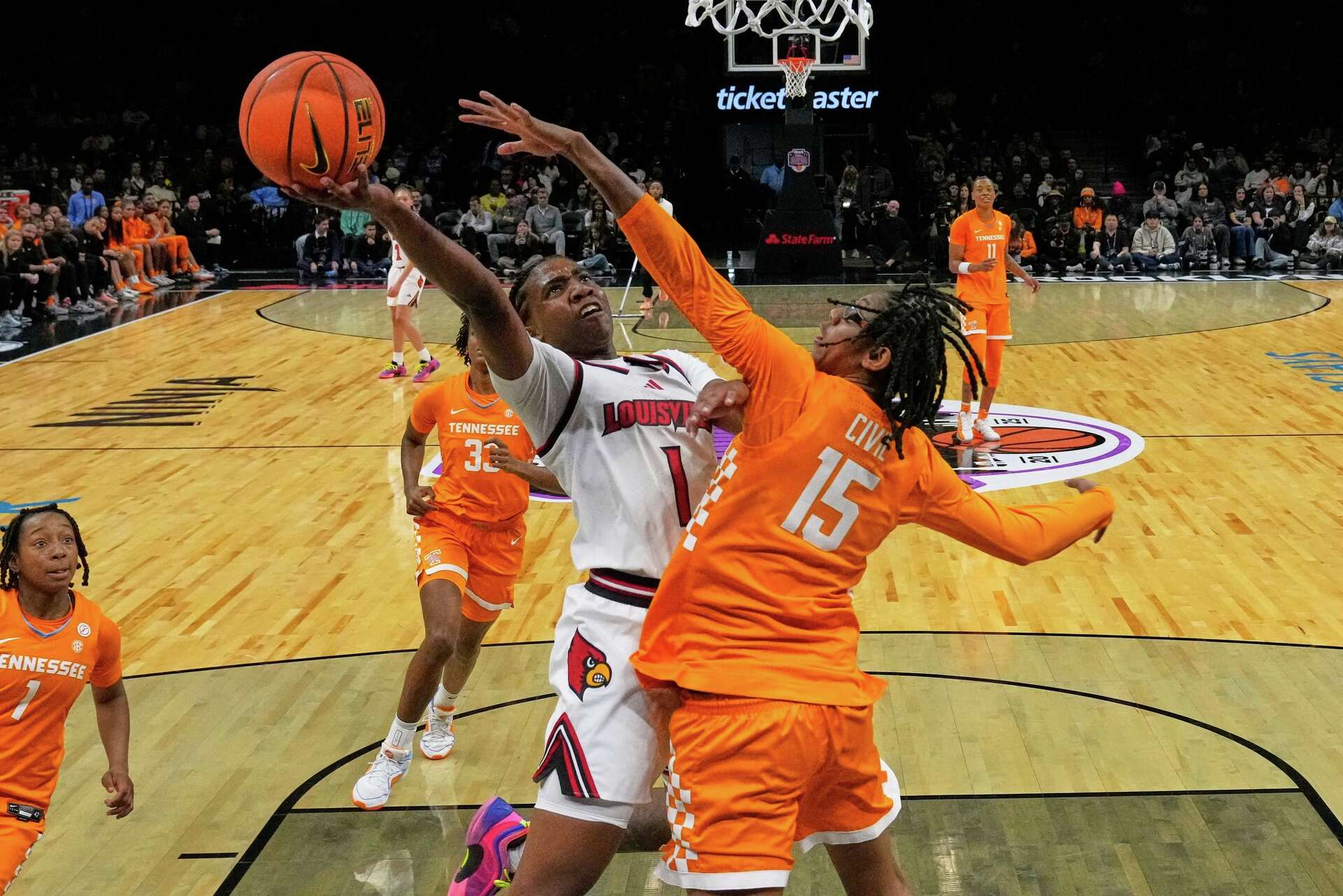 Roberts, Berry lead No. 16 Louisville women to 89-65 win over No. 17 ...