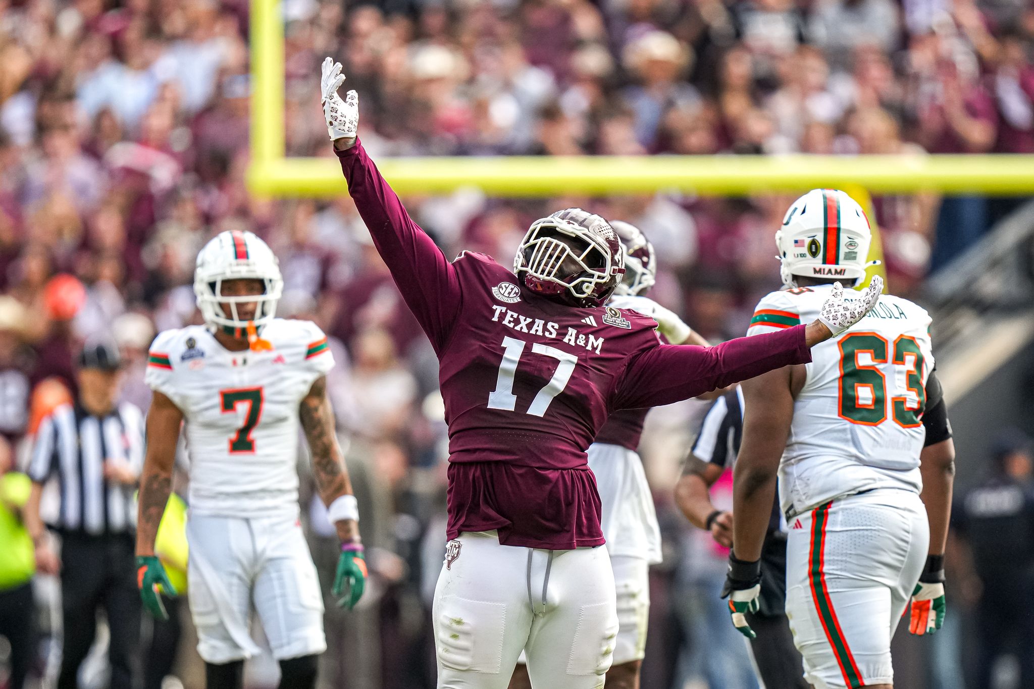 Albert Regis injury update: Texas A&M DL exits CFP game vs Miami