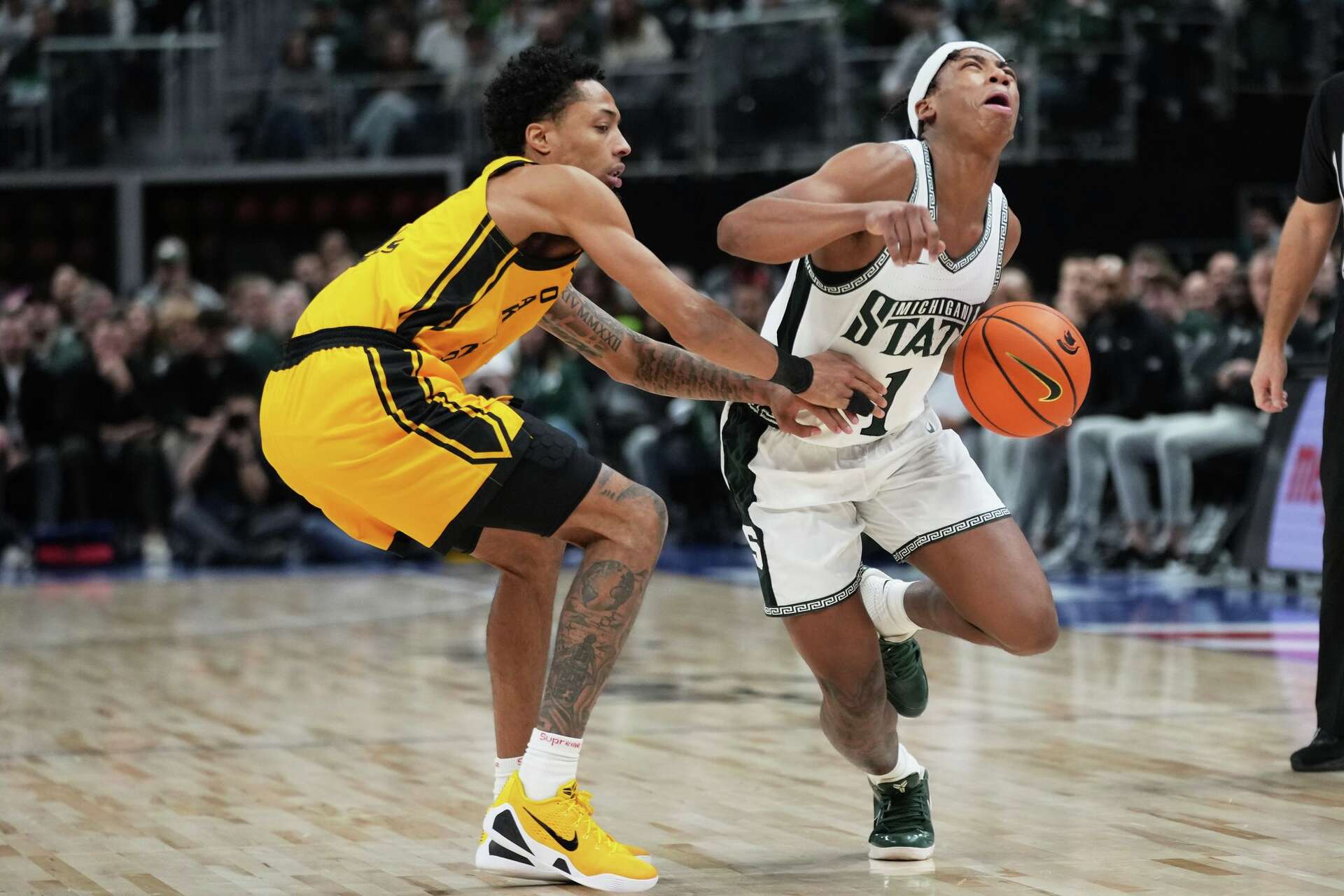No. 9 Michigan State beats Oakland 79-70 as Tom Izzo and Greg Kampe don ...