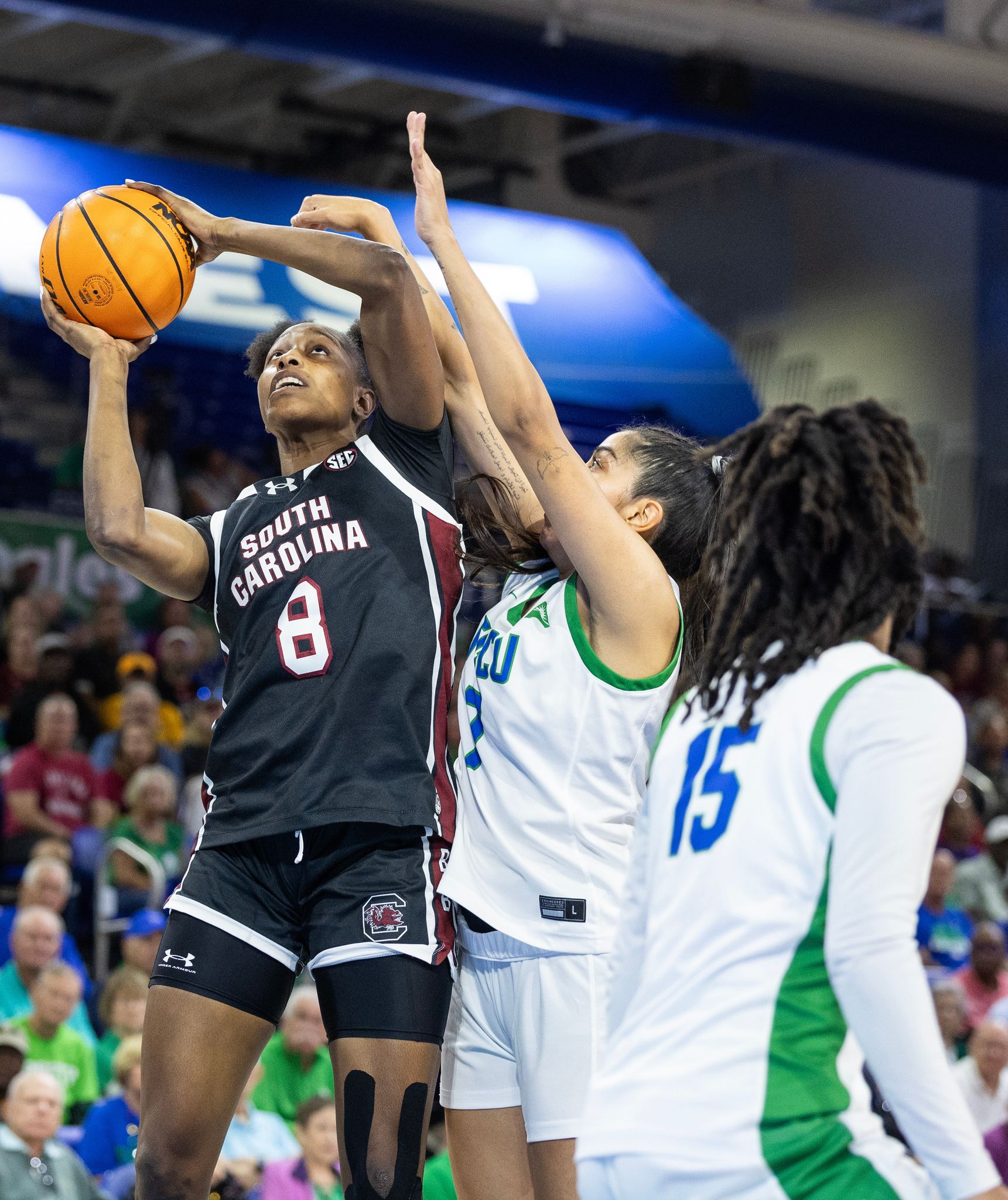 No. 3 South Carolina overpowers Florida Gulf Coast 105-43