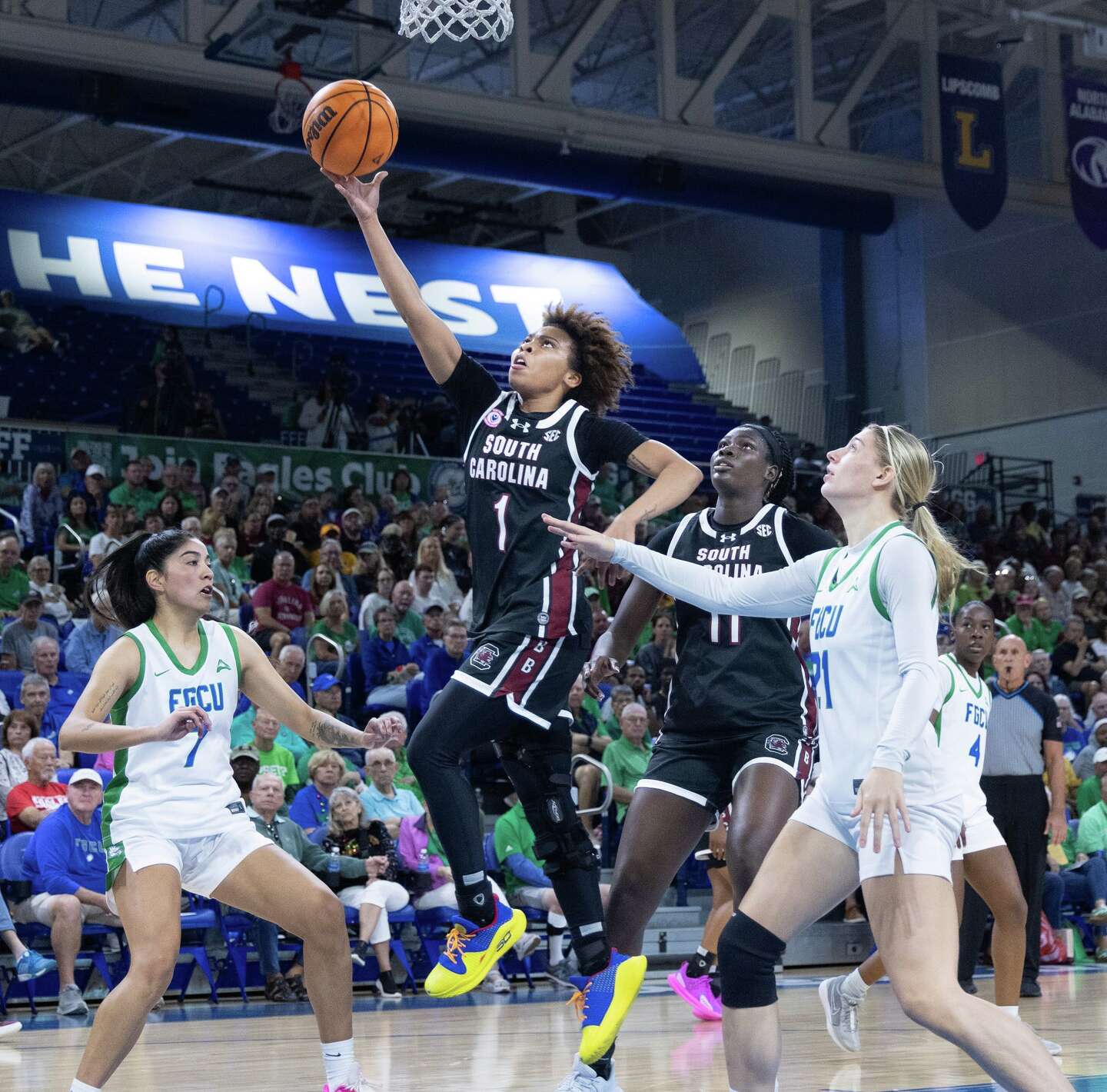 No. 3 South Carolina overpowers Florida Gulf Coast 105-43