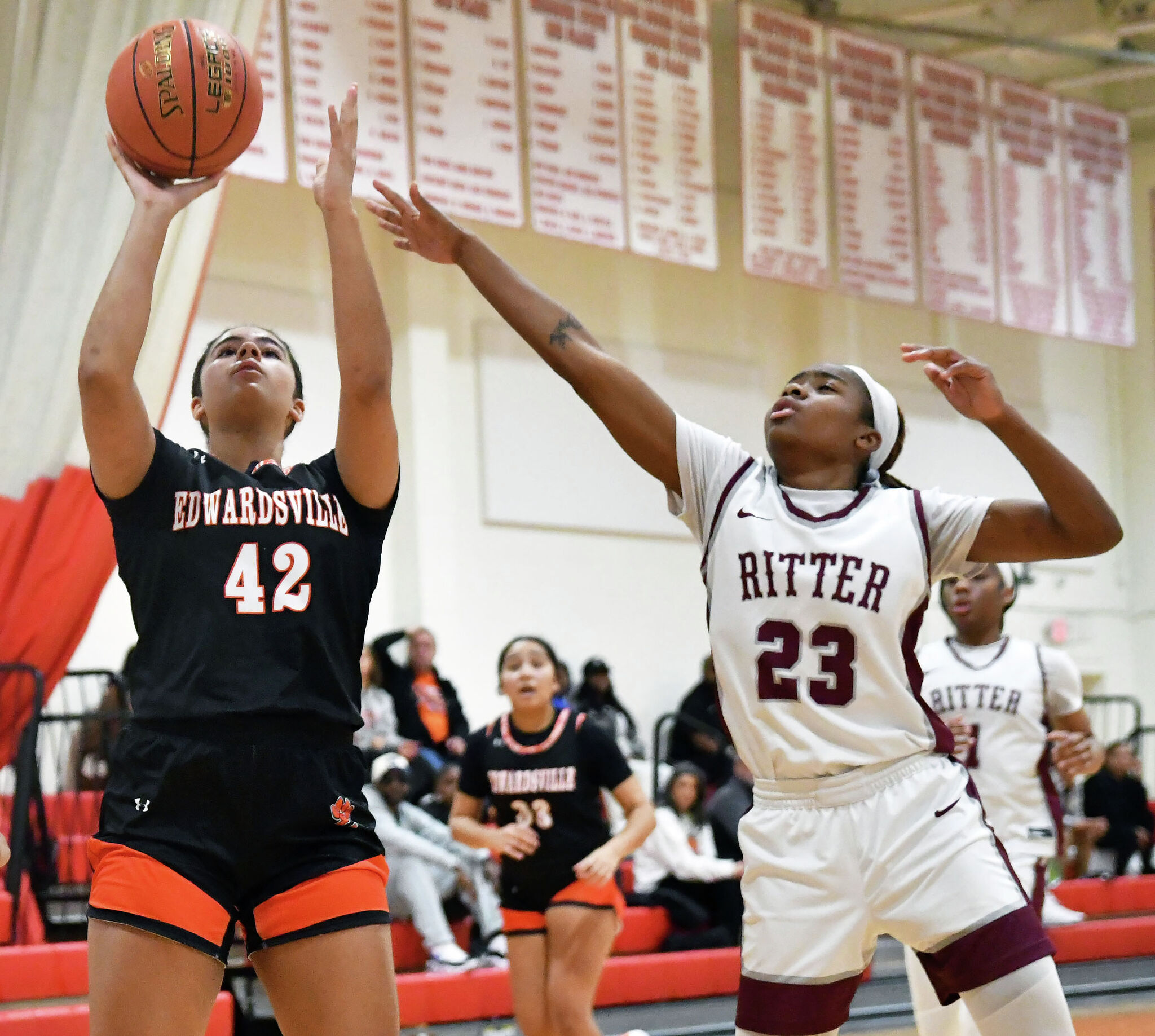 Brent Bland scores 21 to lead Saint Peter's over D-III's Centenary 116-50