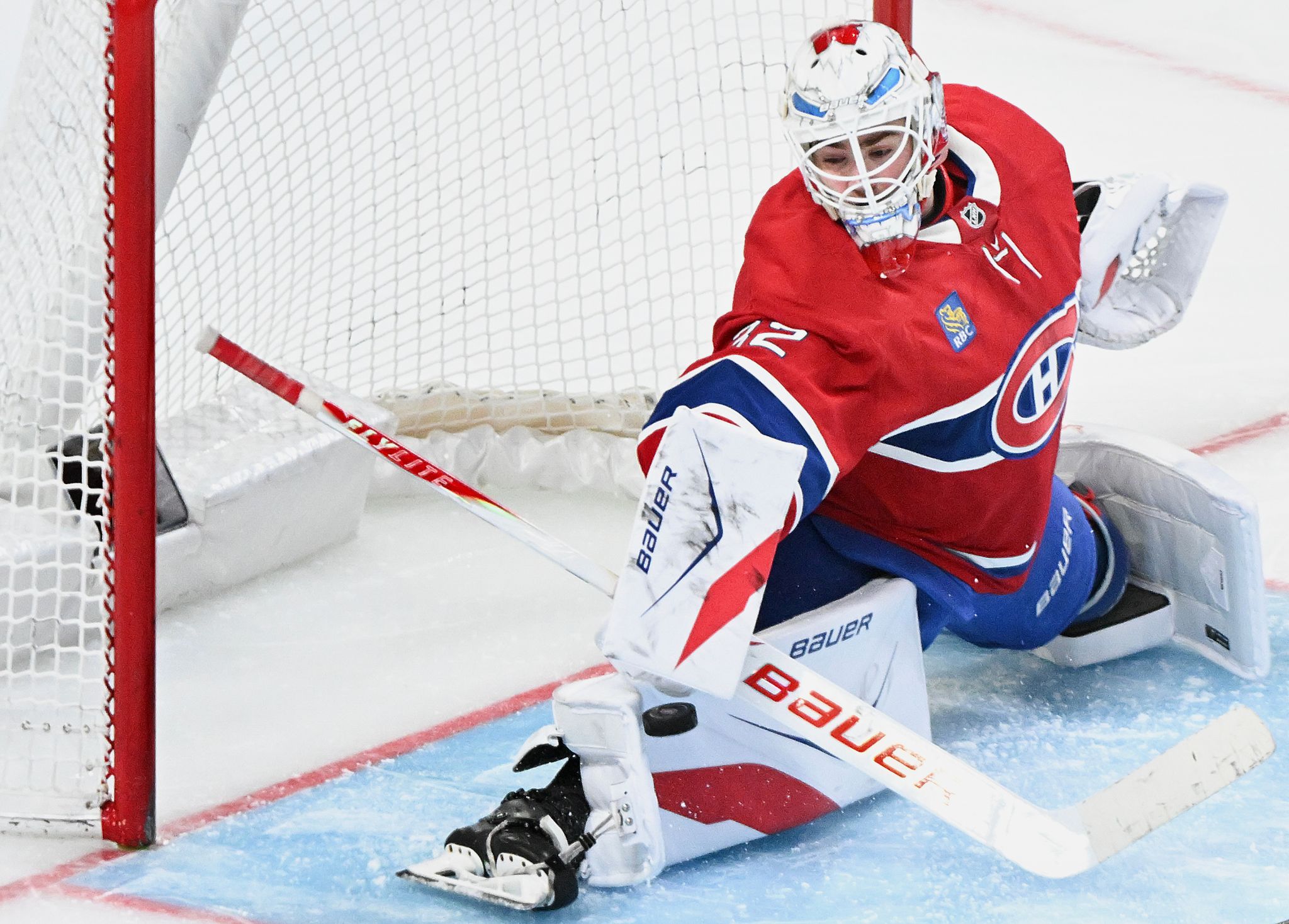 Jacob Fowler has 1st NHL shutout, Canadiens send Penguins to 8th straight loss with 4-0 win
