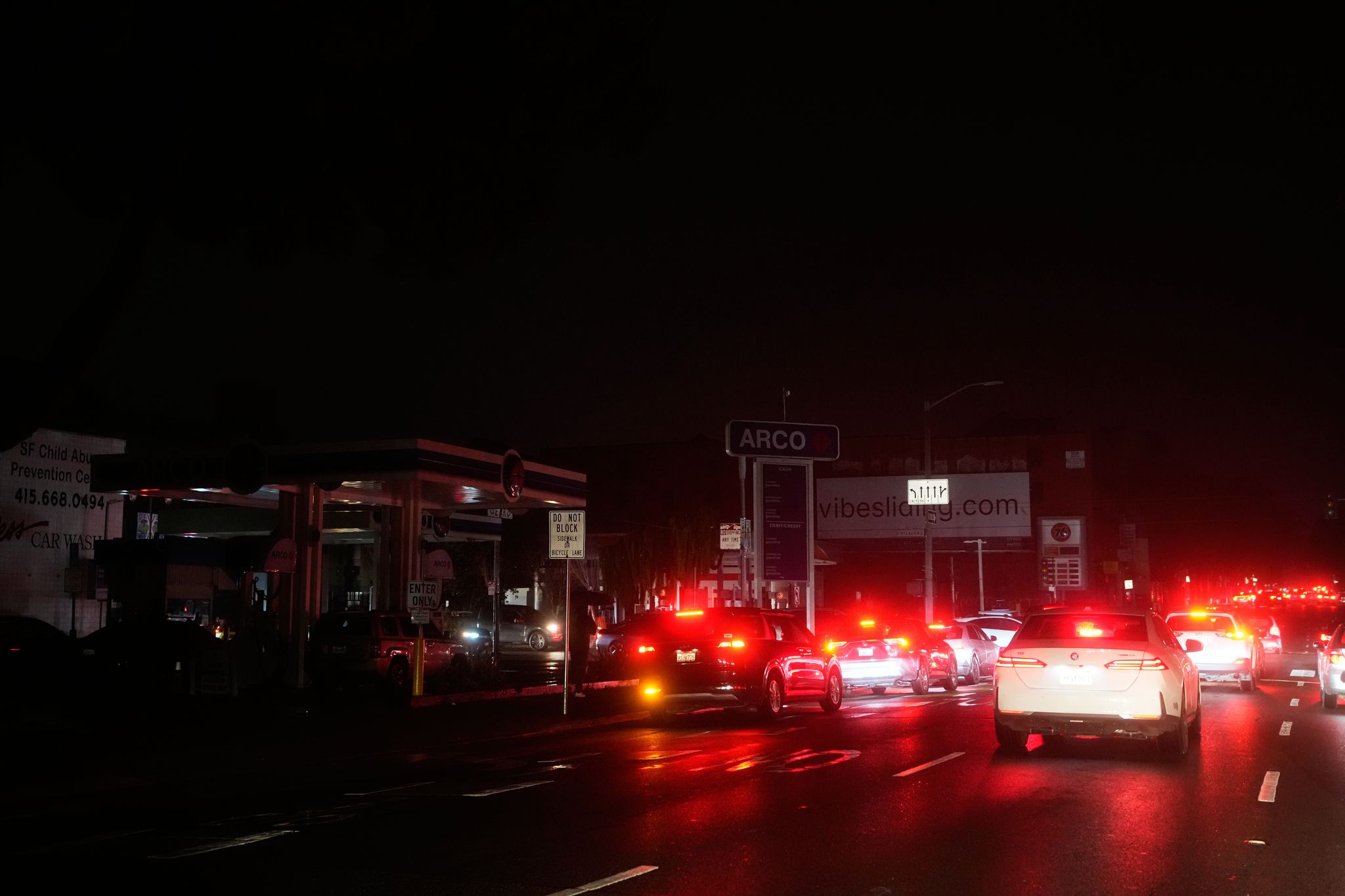 Waymos blocked roads and caused chaos during San Francisco power outage
