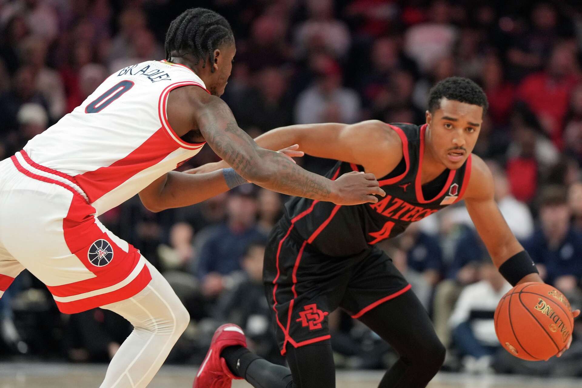 Awaka grabs 15 rebounds as No. 1 Arizona shuts down San Diego State for ...