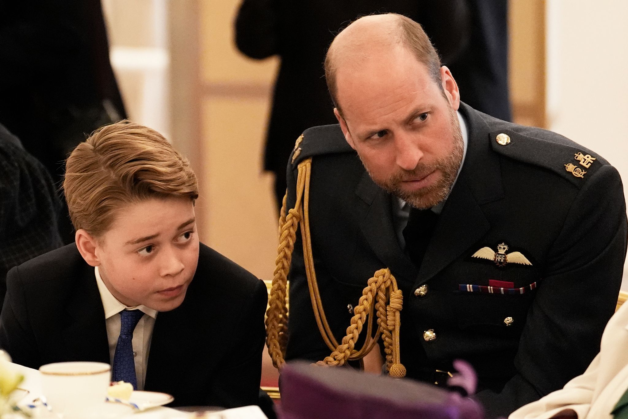 Prince William brings his son to the same homeless shelter he first ...