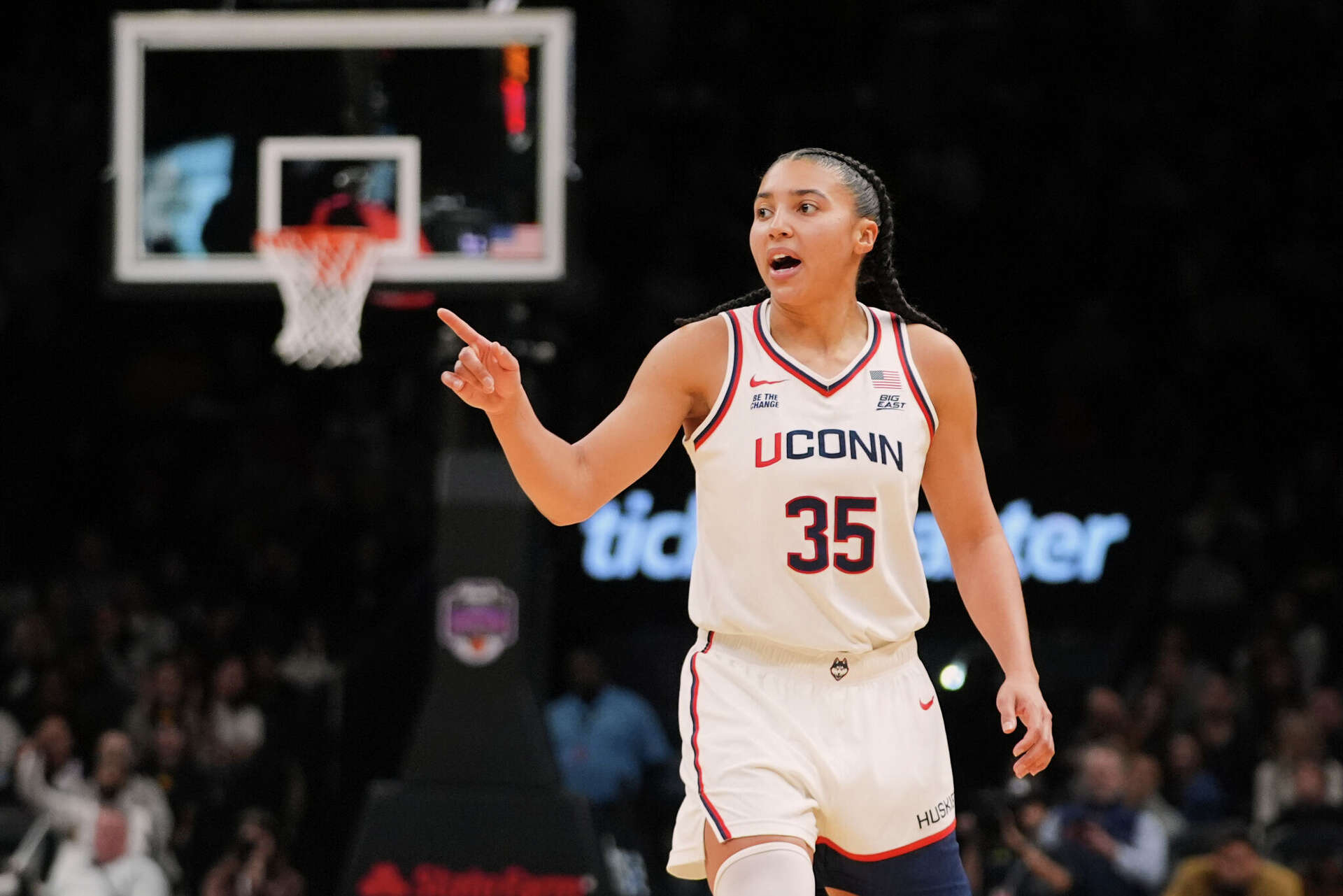 UConn women's basketball beats No. Iowa in Women's Champions Classic