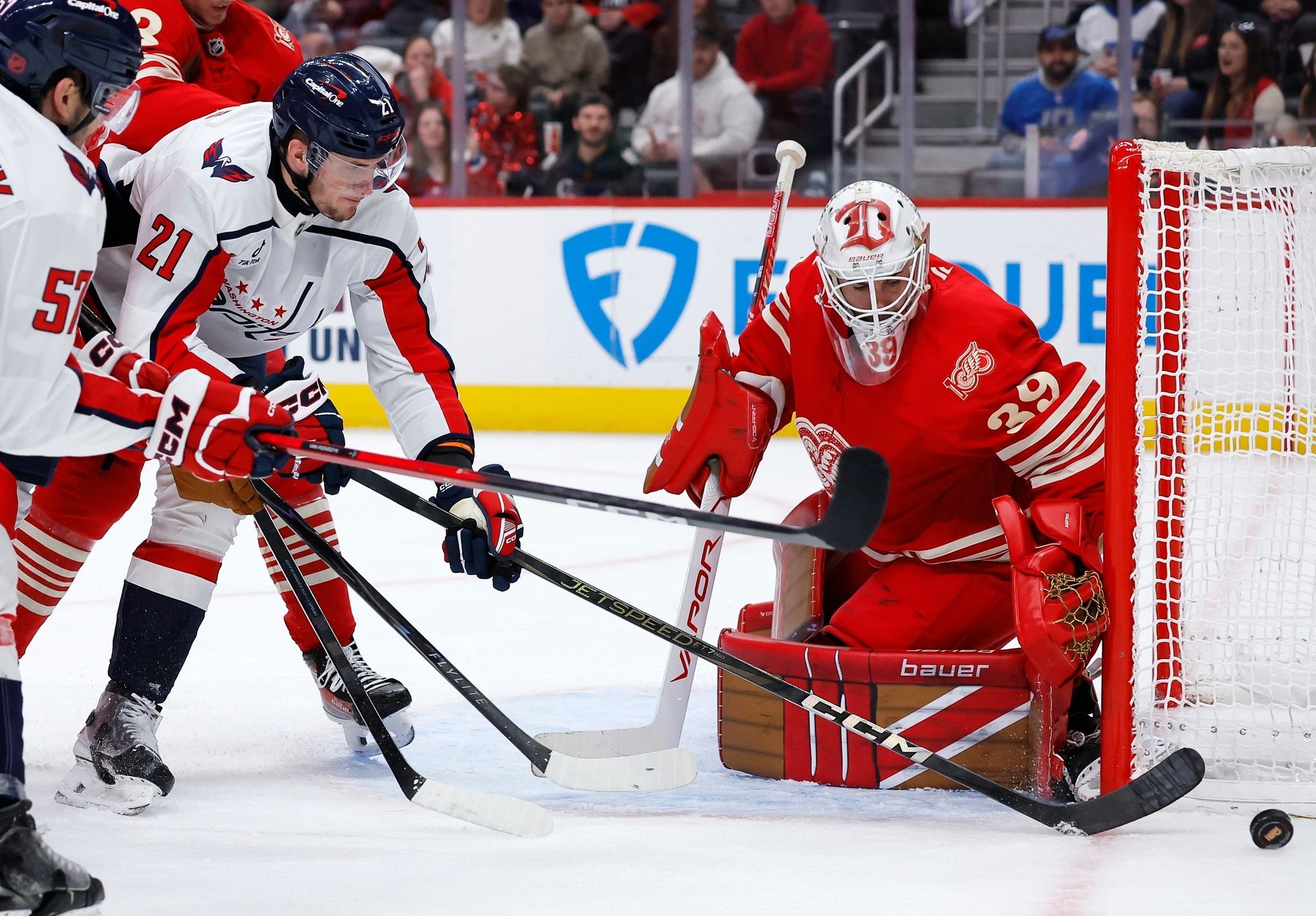 Red Wings outlast Capitals 3-2 in OT to sweep home-and-home series