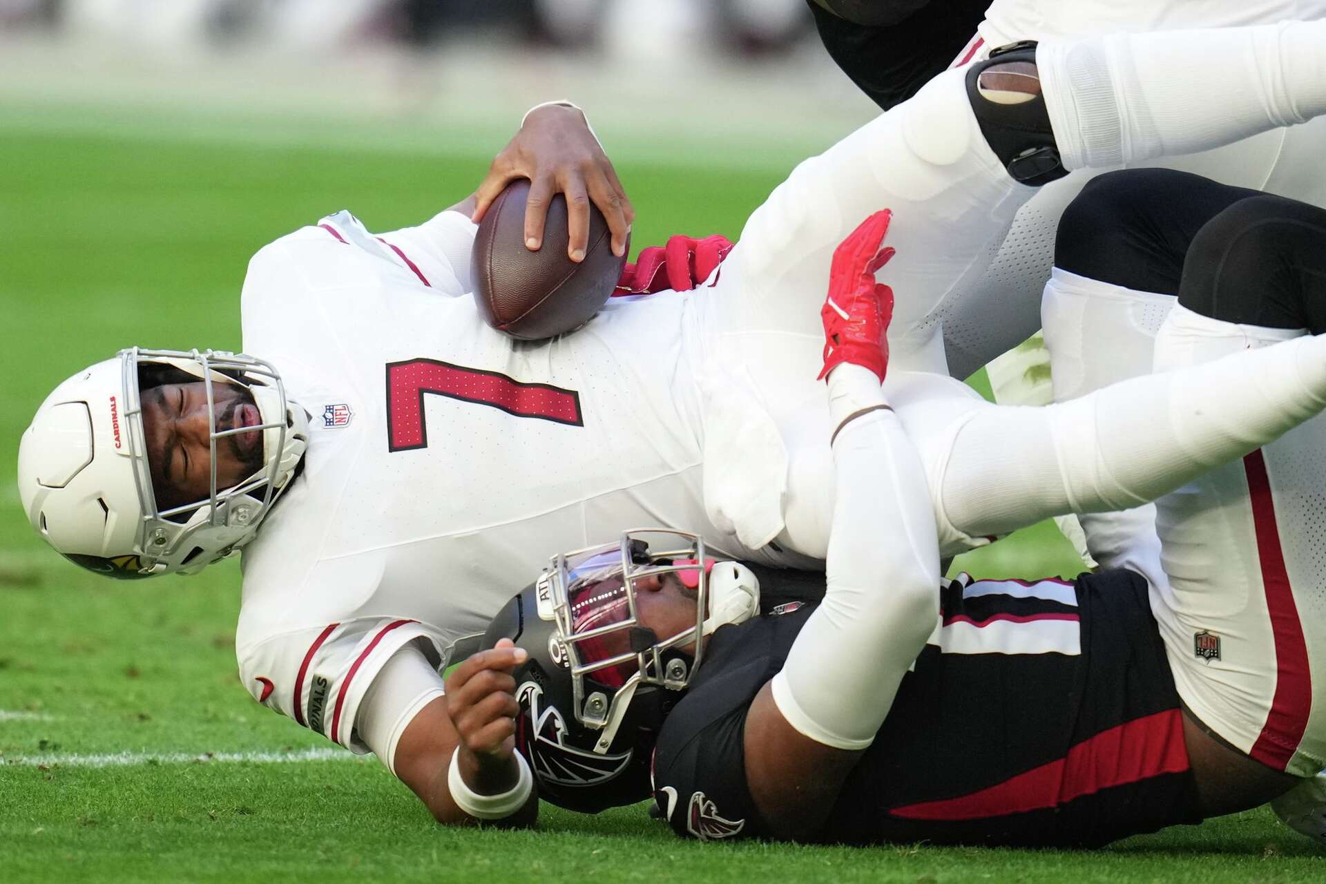 Bijan Robinson leads Falcons to 2nd straight win, 26-19 over woeful ...