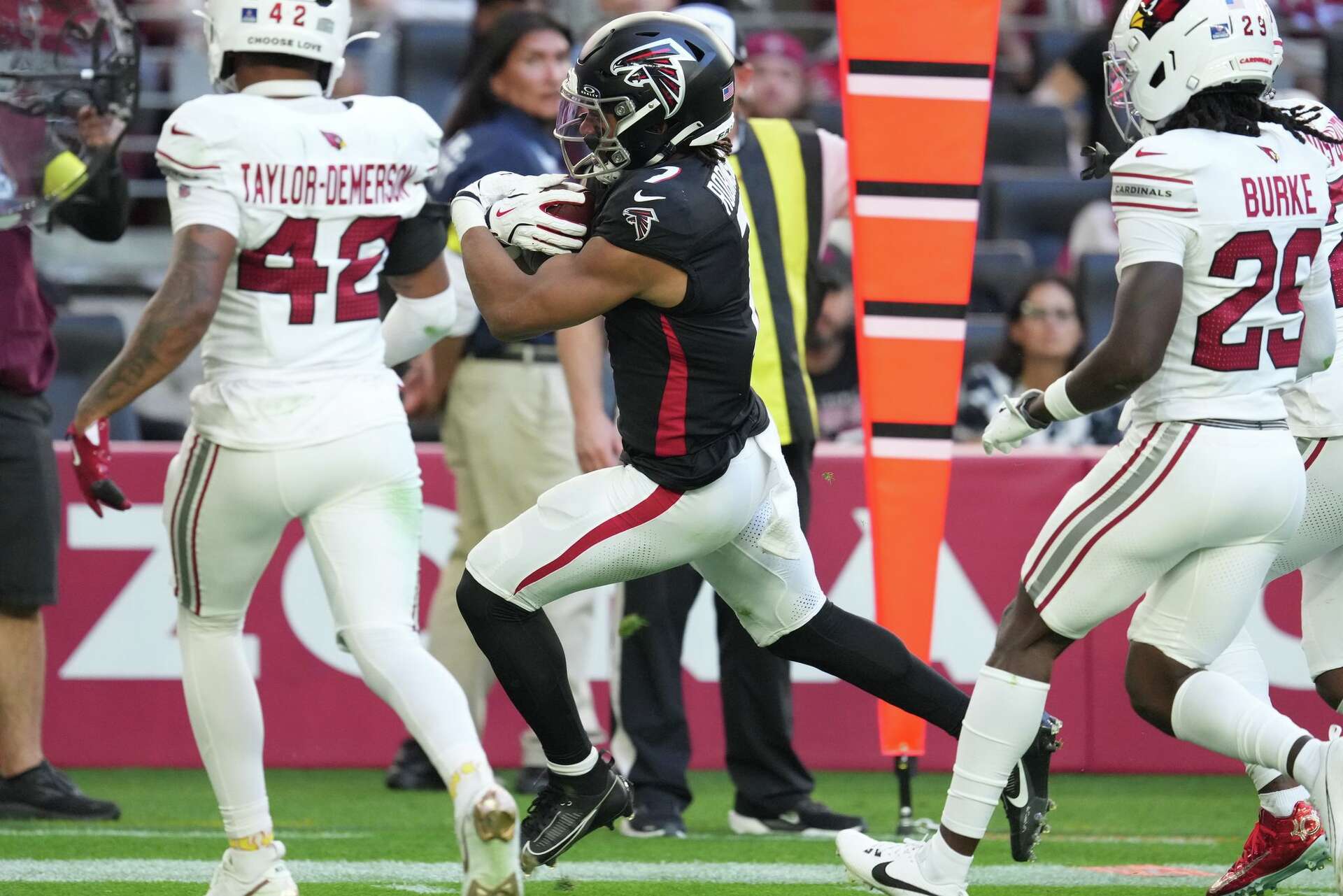 Bijan Robinson becomes 3rd Falcons player with 2,000 scrimmage yards in ...