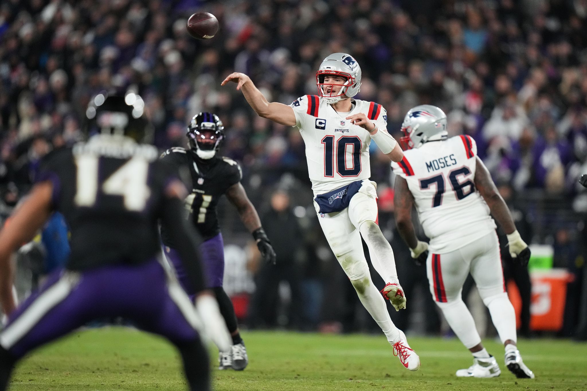 Drake Maye lidera a los Patriots a una victoria 28-24 sobre los Ravens ...