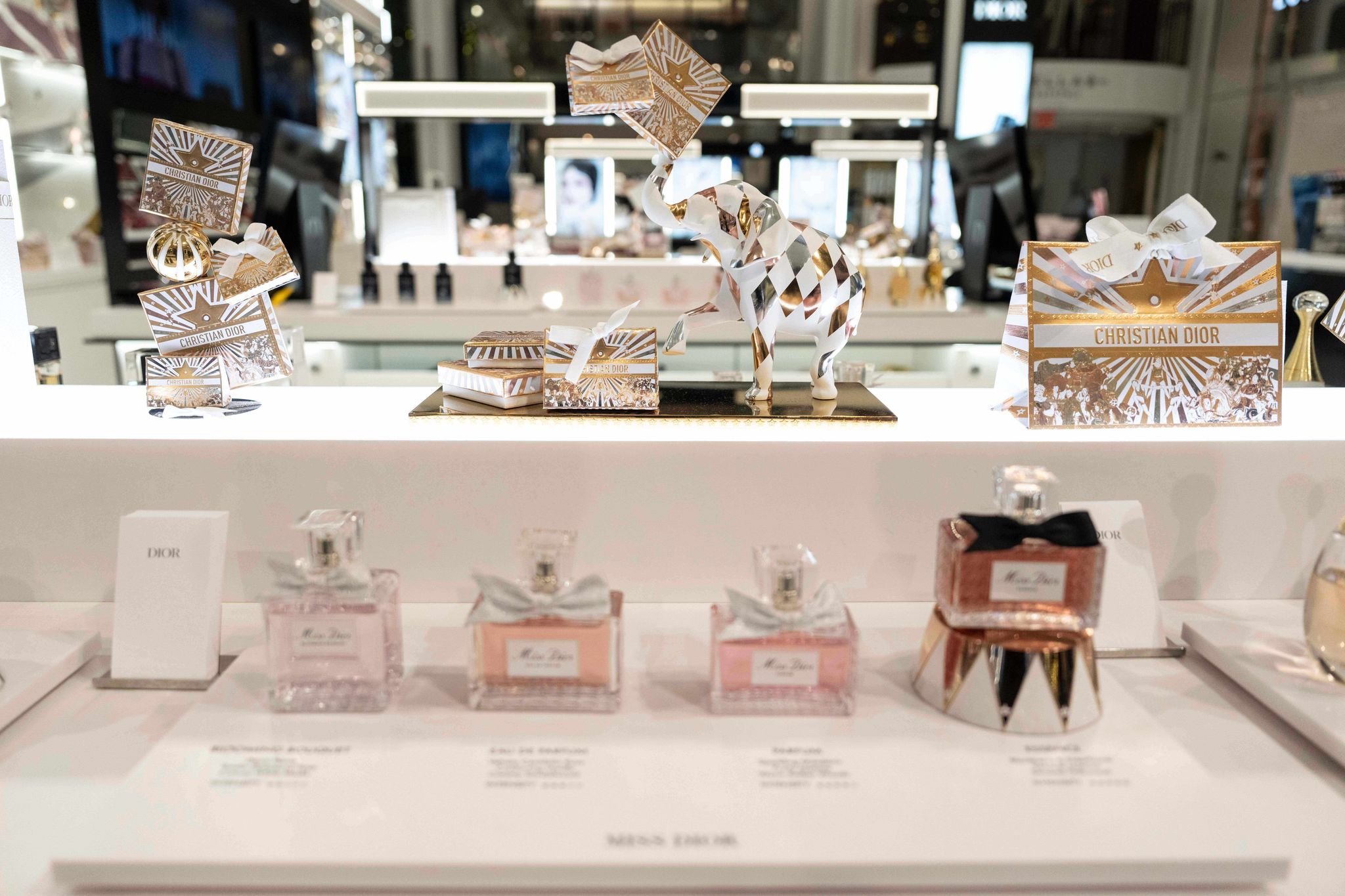 Smile and spritz three times: What I learned working at a Macy's ...