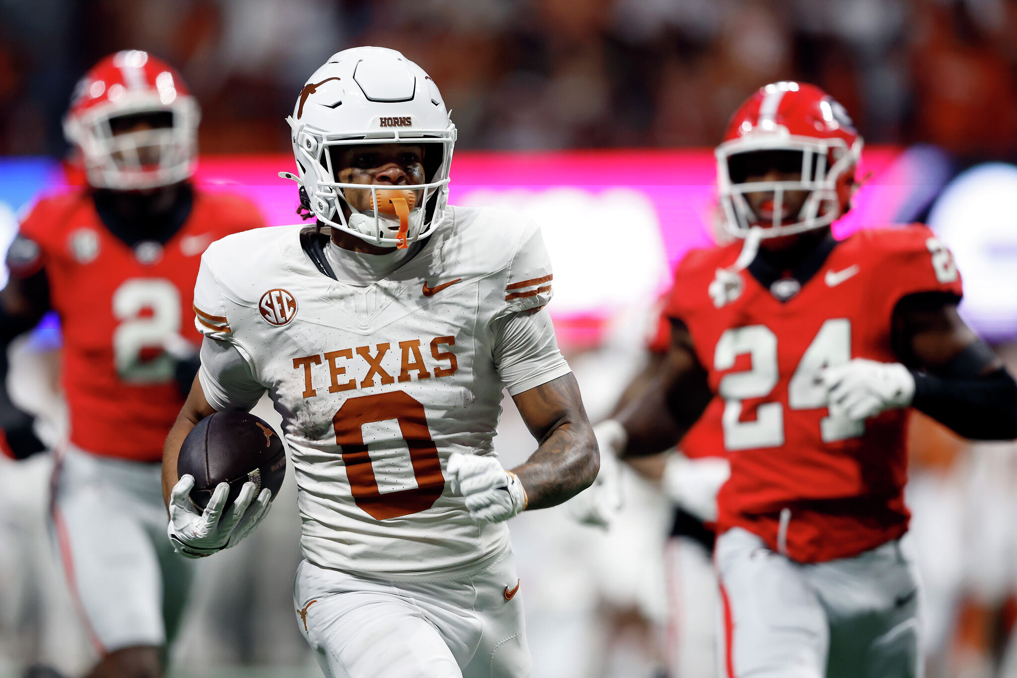 Texas wide receiver DeAndre Moore enters transfer portal