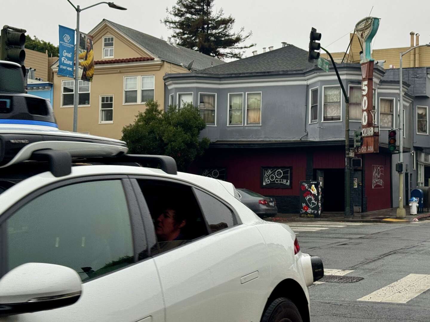 Waymos froze, blocked traffic during San Francisco power outage