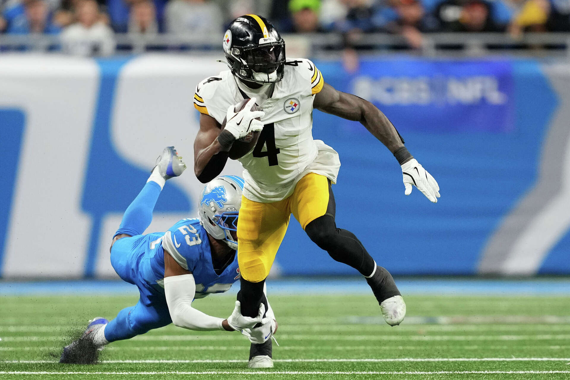 Steelers WR DK Metcalf suspended after altercation with Lions fan
