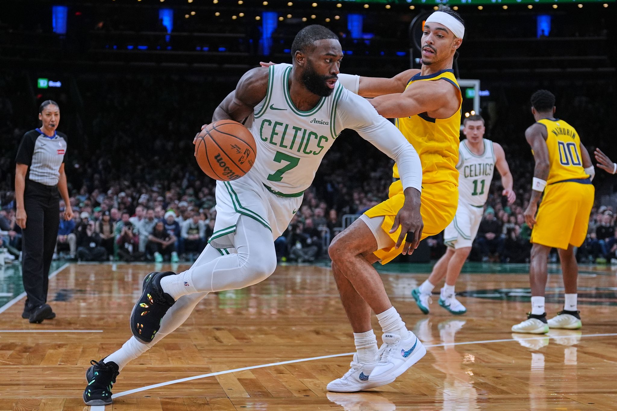 Jaylen Brown anota 31 puntos en la victoria de los Celtics 103-95 sobre ...
