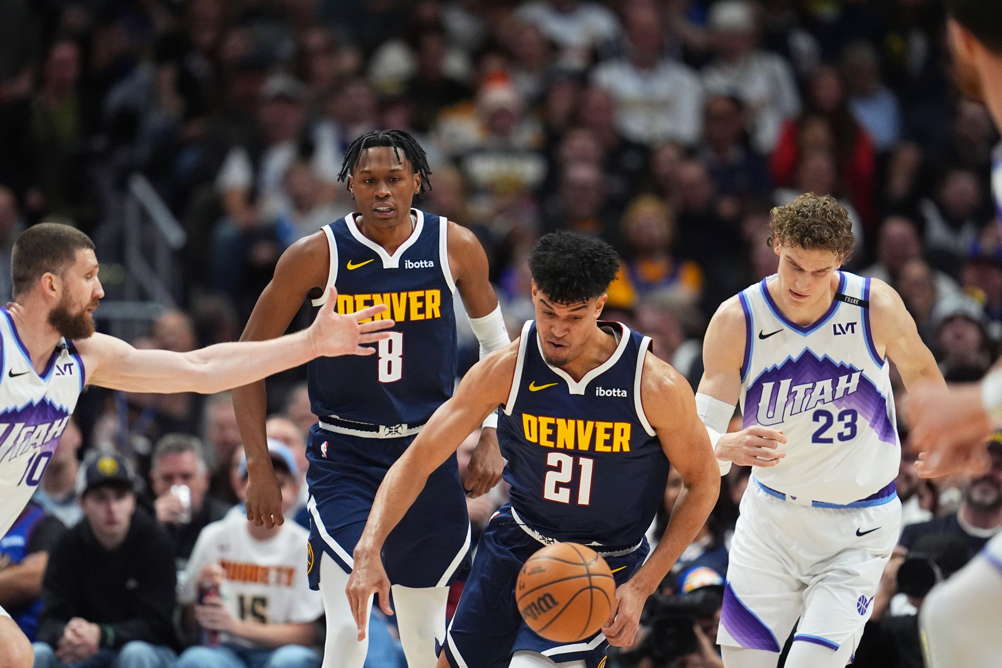 Nuggets jump out to a 19-0 lead and rout the Jazz 135-112