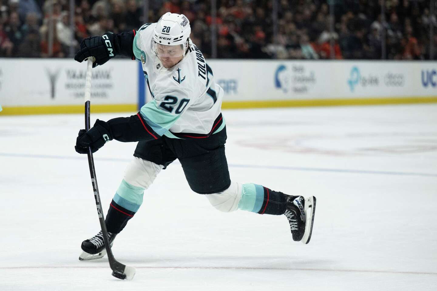 Jordan Eberle scores 2 in 3rd period as Kraken beat Ducks 3-1