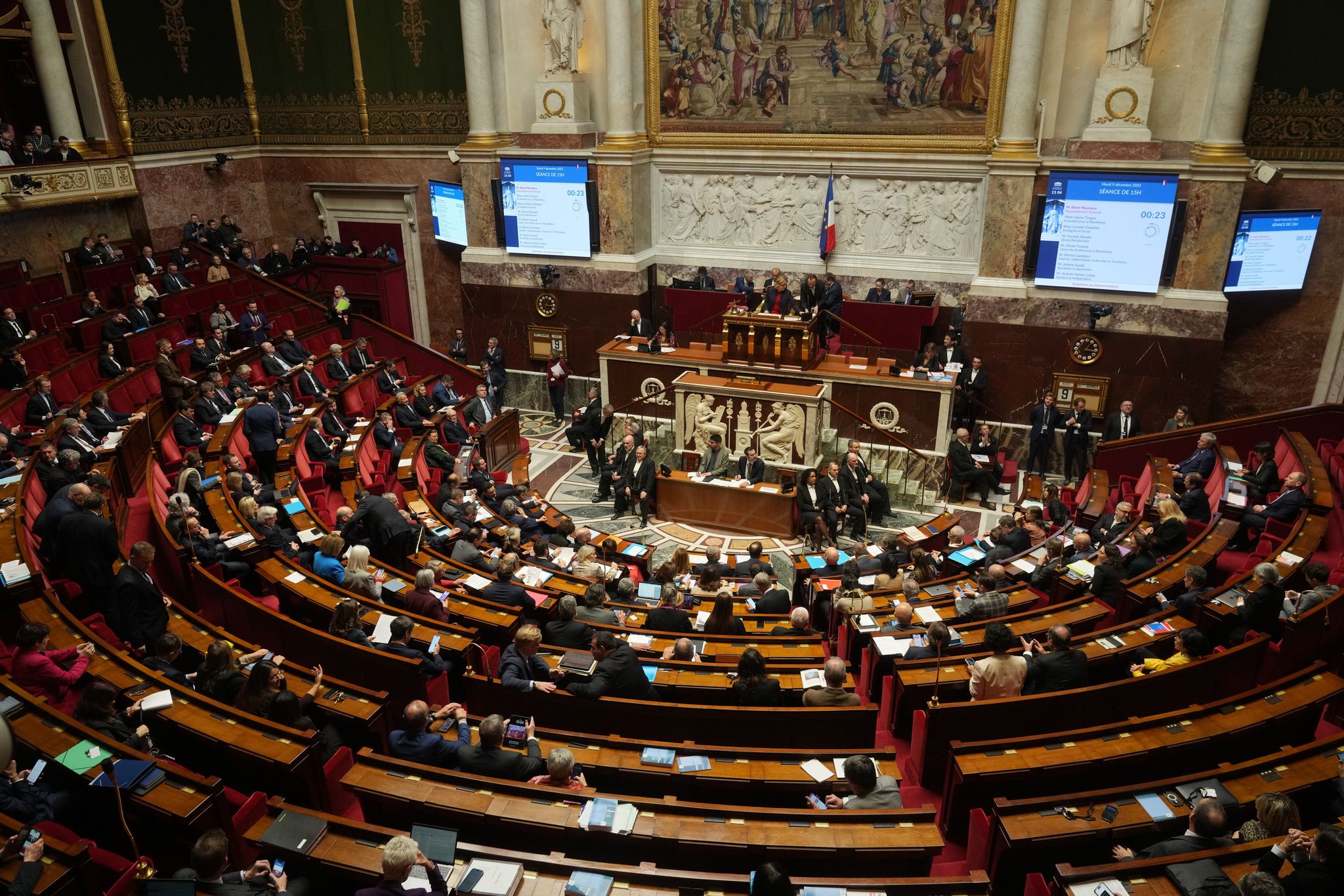 France races to avoid US-style government shutdown after budget talks ...