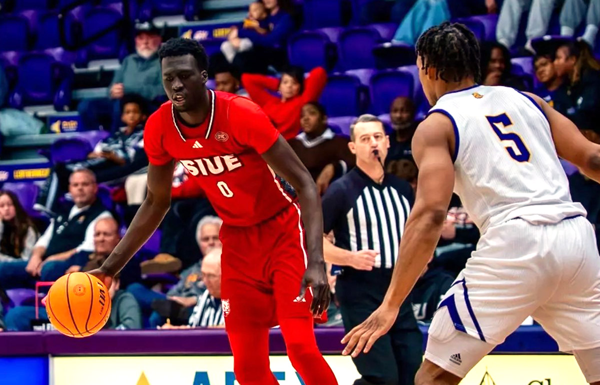 SIUE men's basketball rallies from 14 down to beat Western Illinois