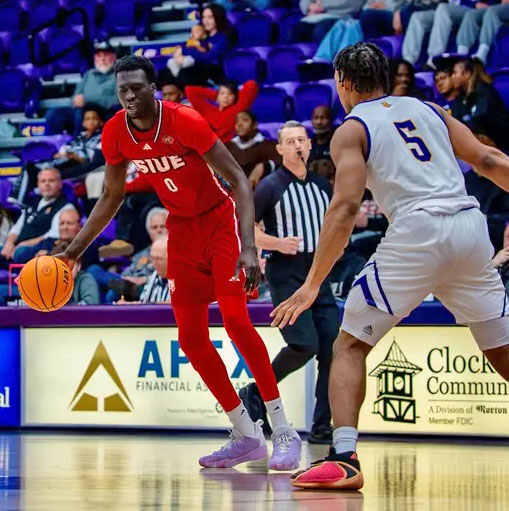 SIUE men's basketball faces Western Illinois University in NCAA D1