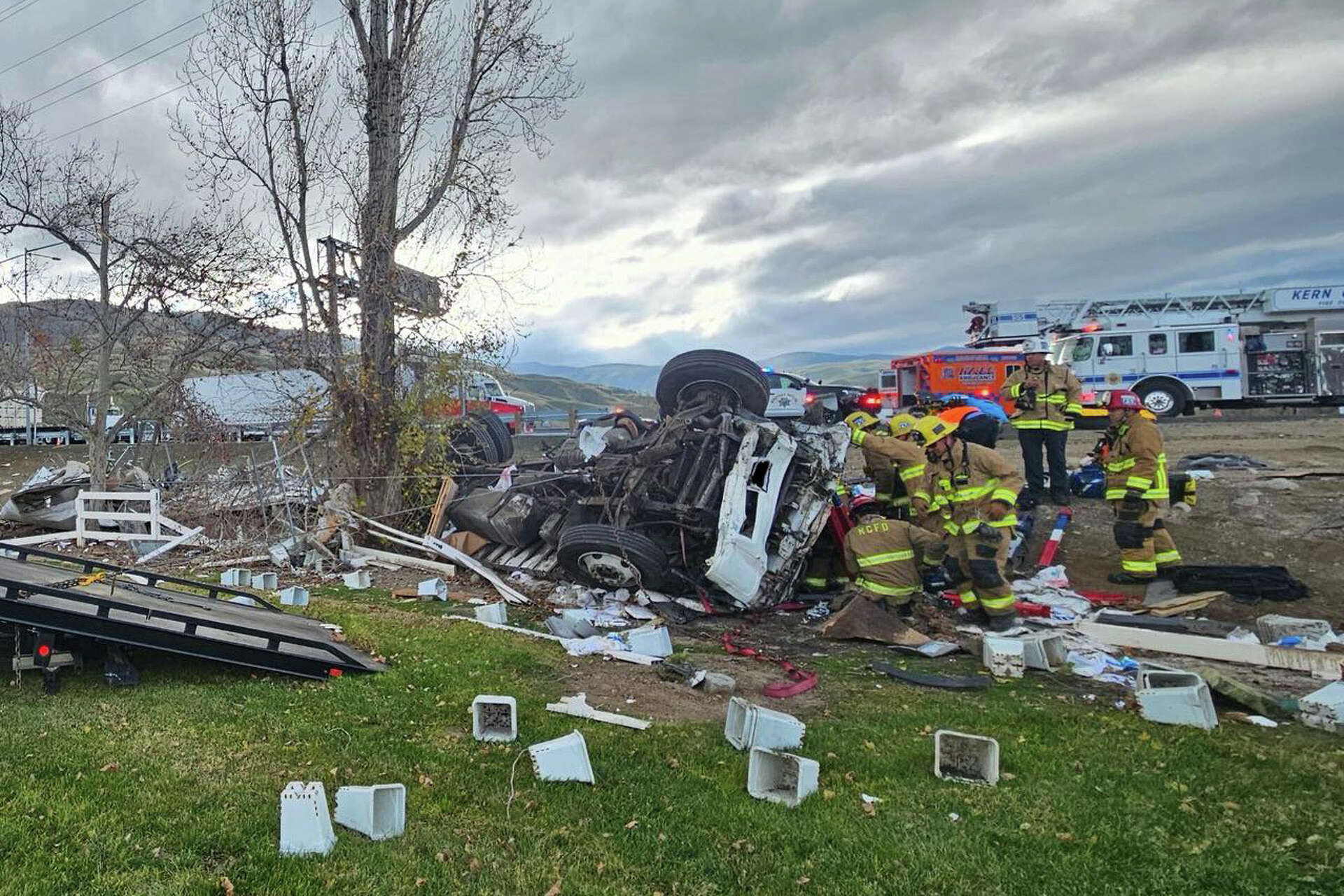 I-5 through Grapevine closed in each direction during holiday travel